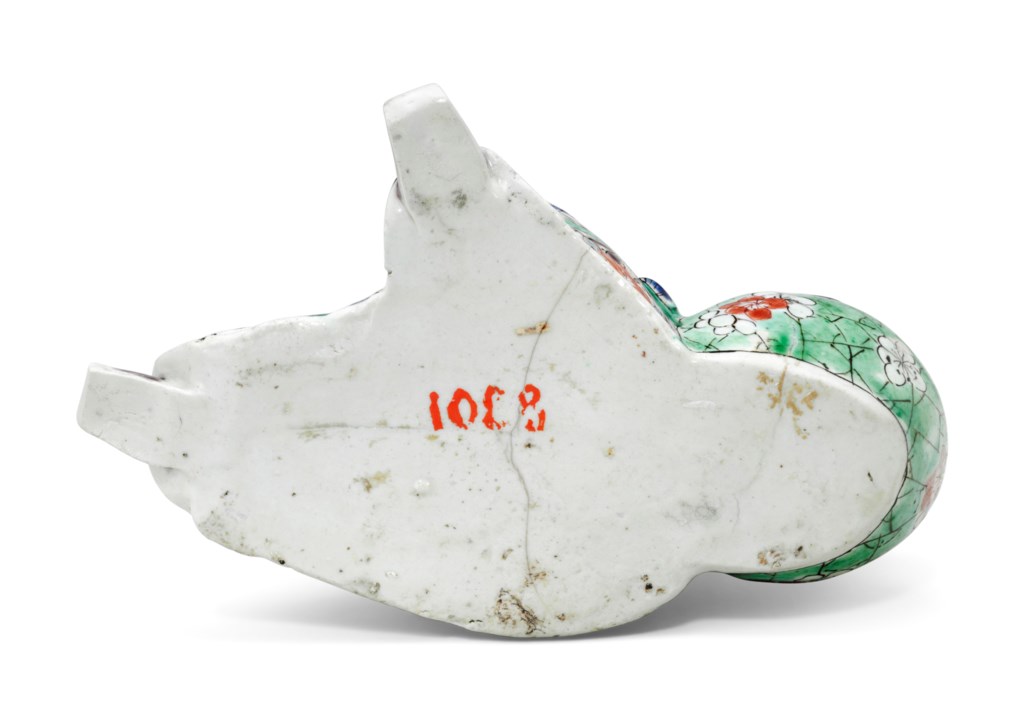 A SMALL FAMILLE VERTE FIGURE OF LI BAI, KANGXI PERIOD (1662-1722 ...