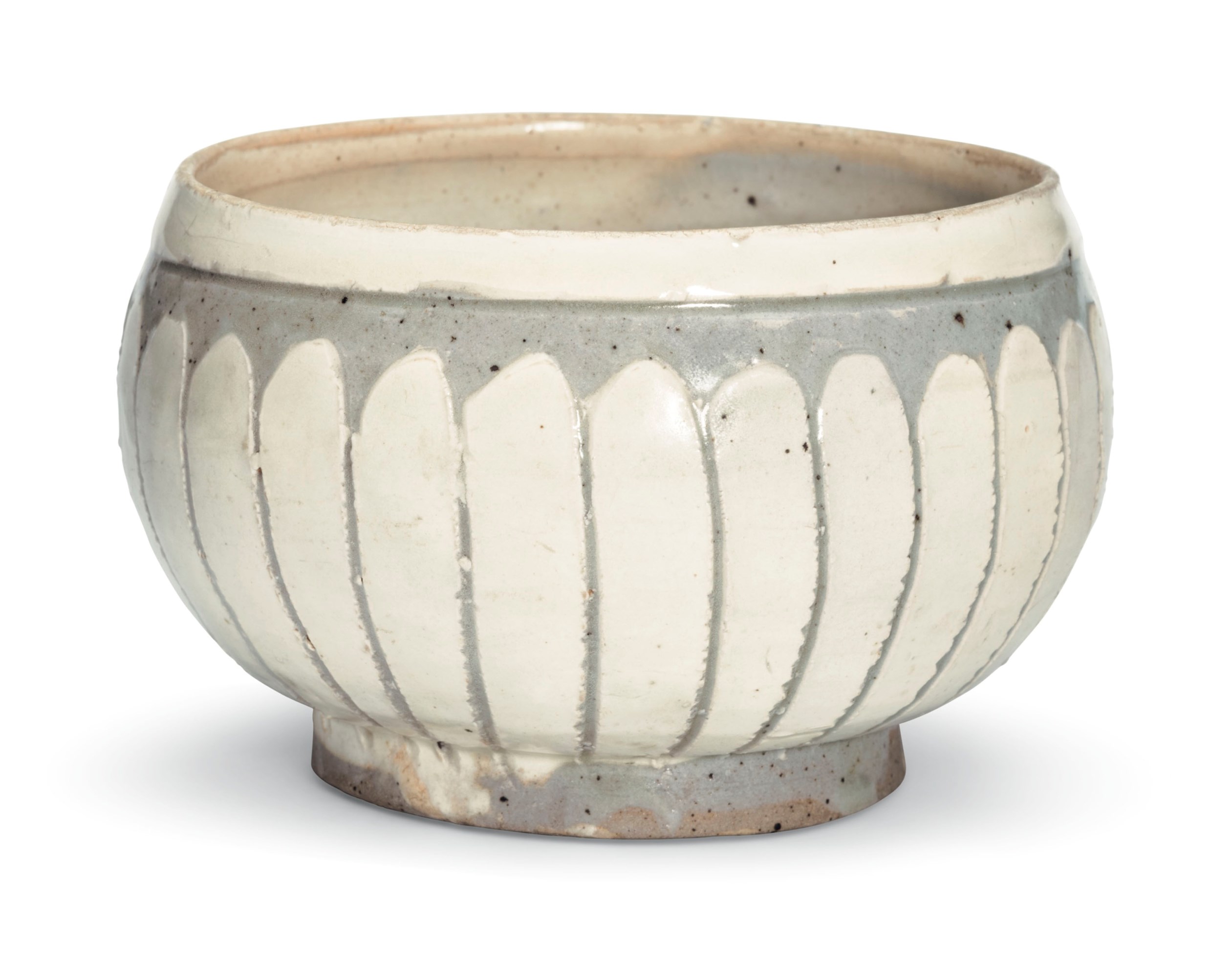 A RARE CIZHOU SGRAFFIATO BOWL, NORTHERN SONG DYNASTY (960-1127 ...