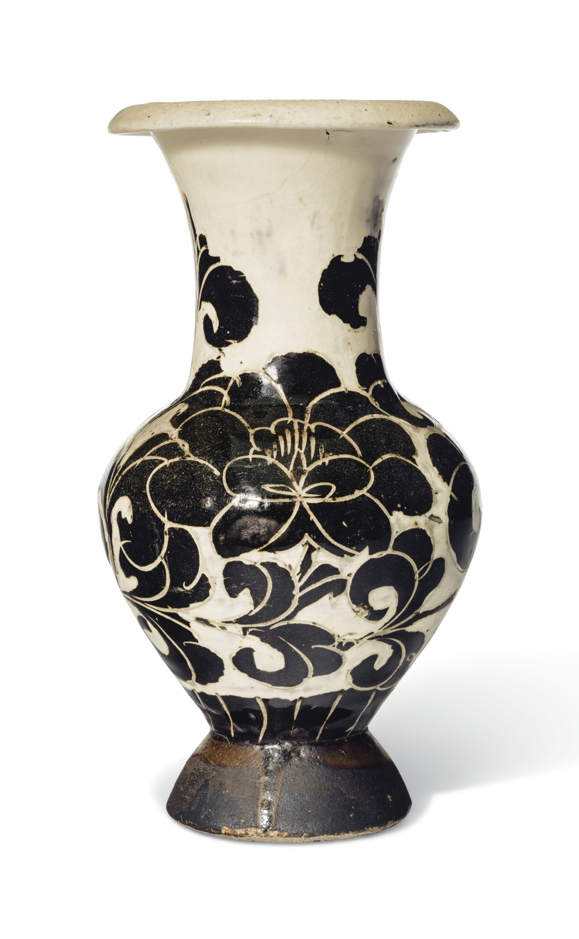A CIZHOU WHITE GLAZED BALUSTER VASE, NORTHERN SONG DYNASTY (960-1127 ...