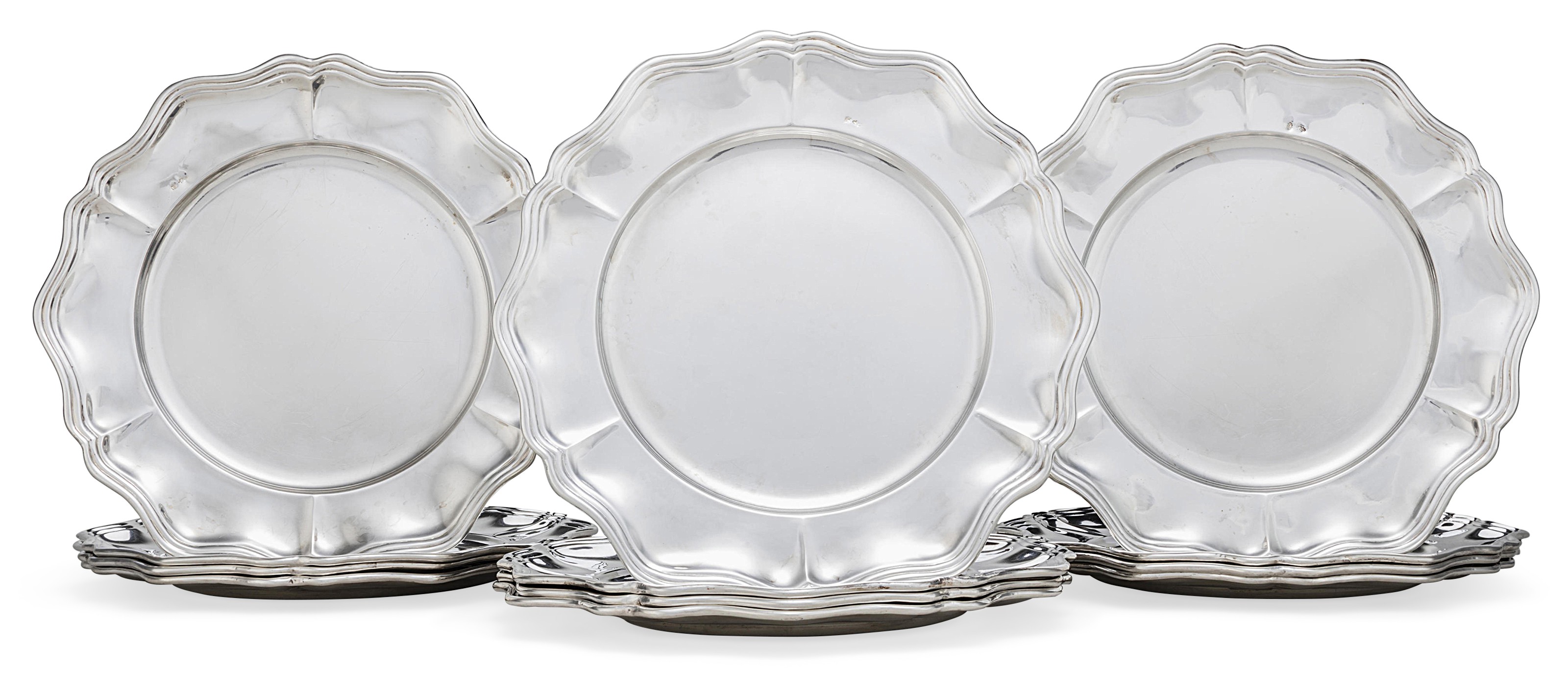 A SET OF TWELVE CONTINENTAL SILVER DINNER PLATES, 20TH CENTURY | Christie’s