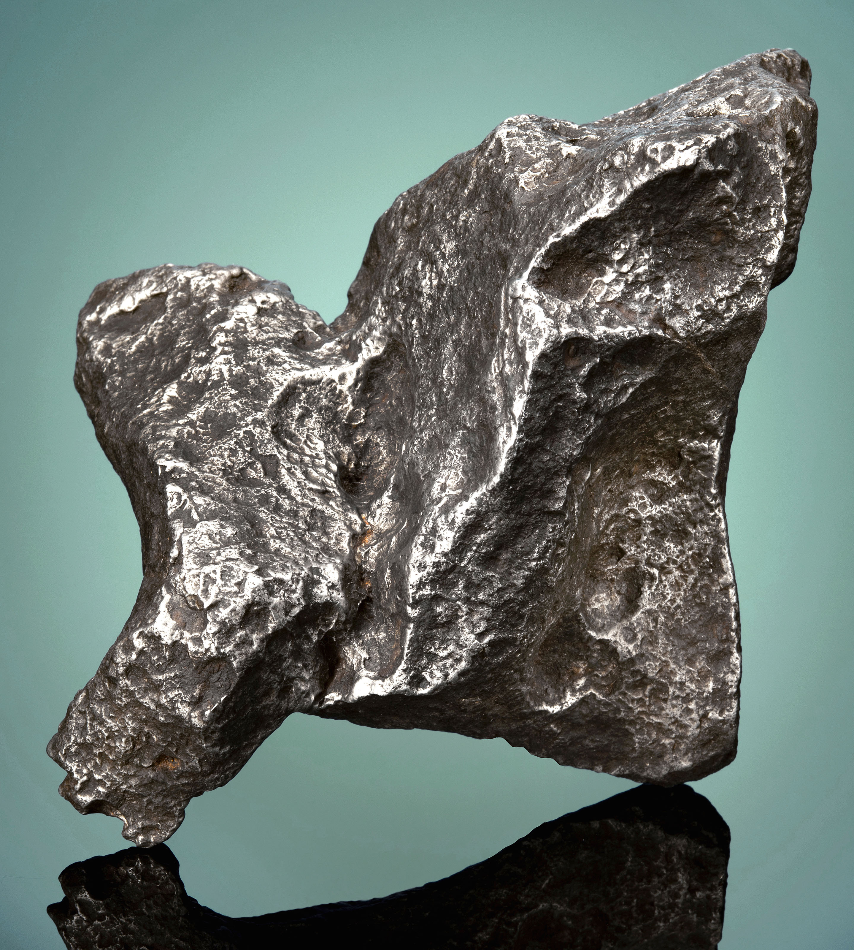COMPLETE CAMPO DEL CIELO METEORITE WITH NATURAL FORMED HOLE, Iron ...