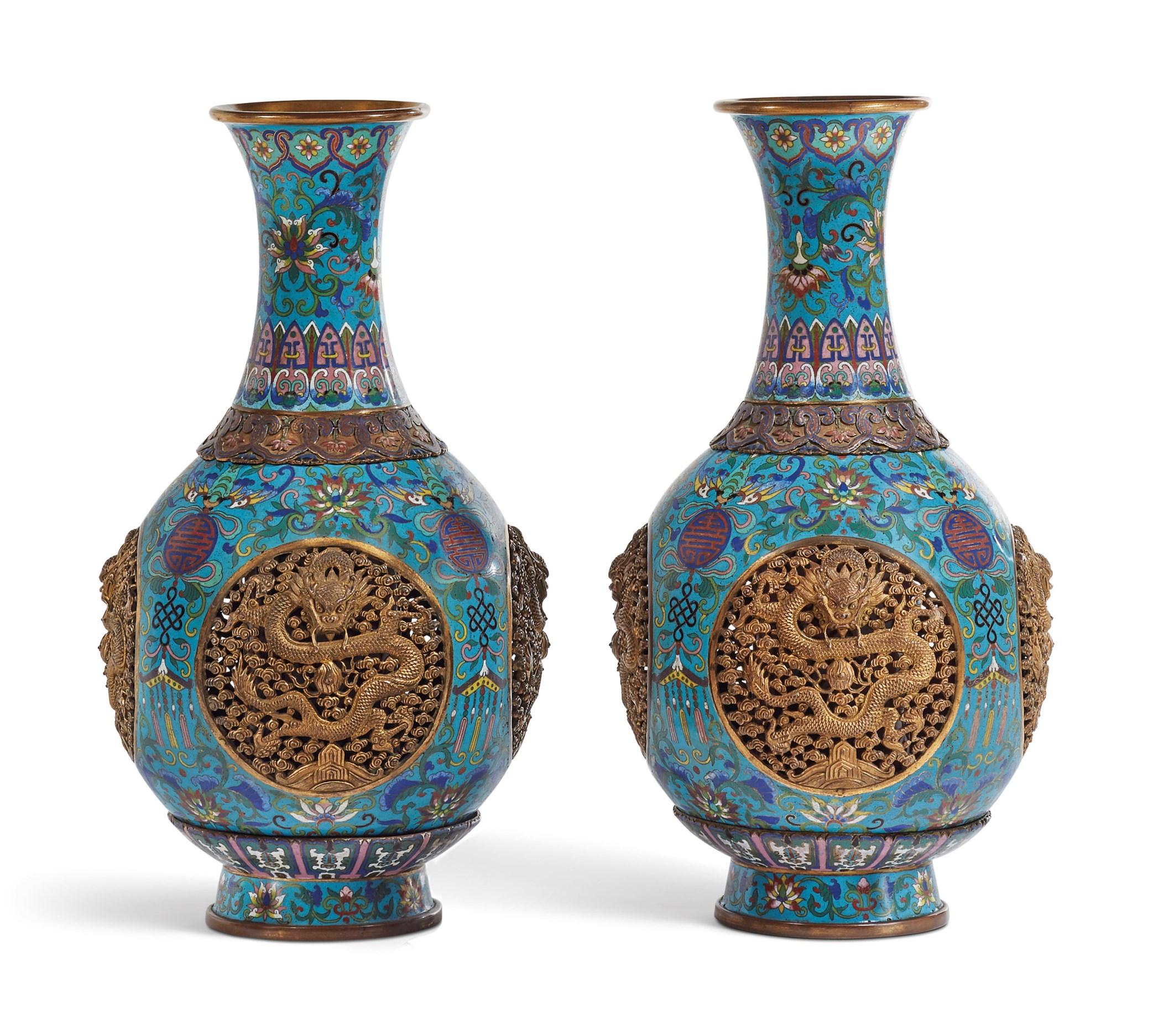 PAIRE DE VASES EN EMAUX CLOISONNES, CHINE, DYNASTIE QING, XIXe SIECLE ...