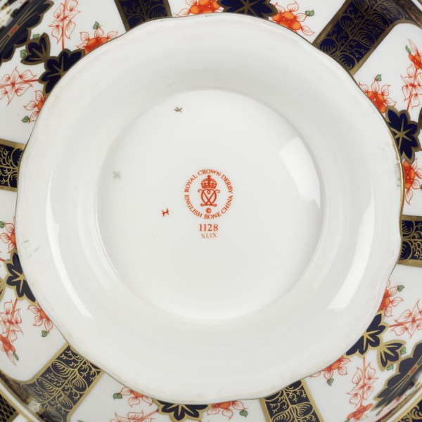 A ROYAL CROWN DERBY PORCELAIN PART DINNER-SERVICE, LATE 20TH CENTURY ...
