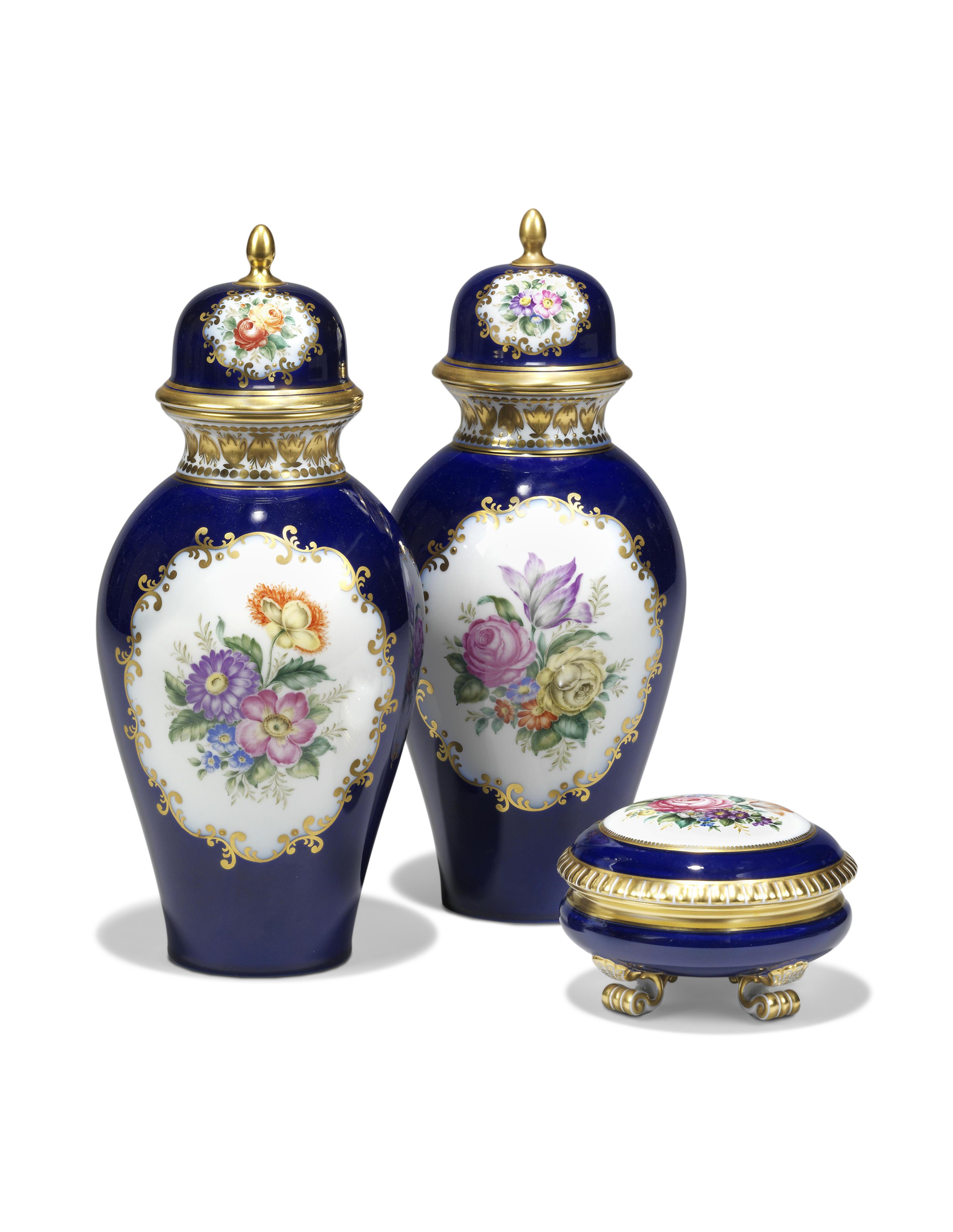 A PAIR OF VIENNA (WIEN PORZELLANMANUFAKTUR AUGARTEN) PORCELAIN DARK ...