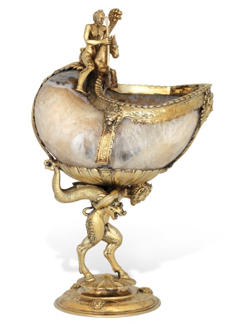 A CONTINENTAL SILVER-GILT MOUNTED AGATE CUP