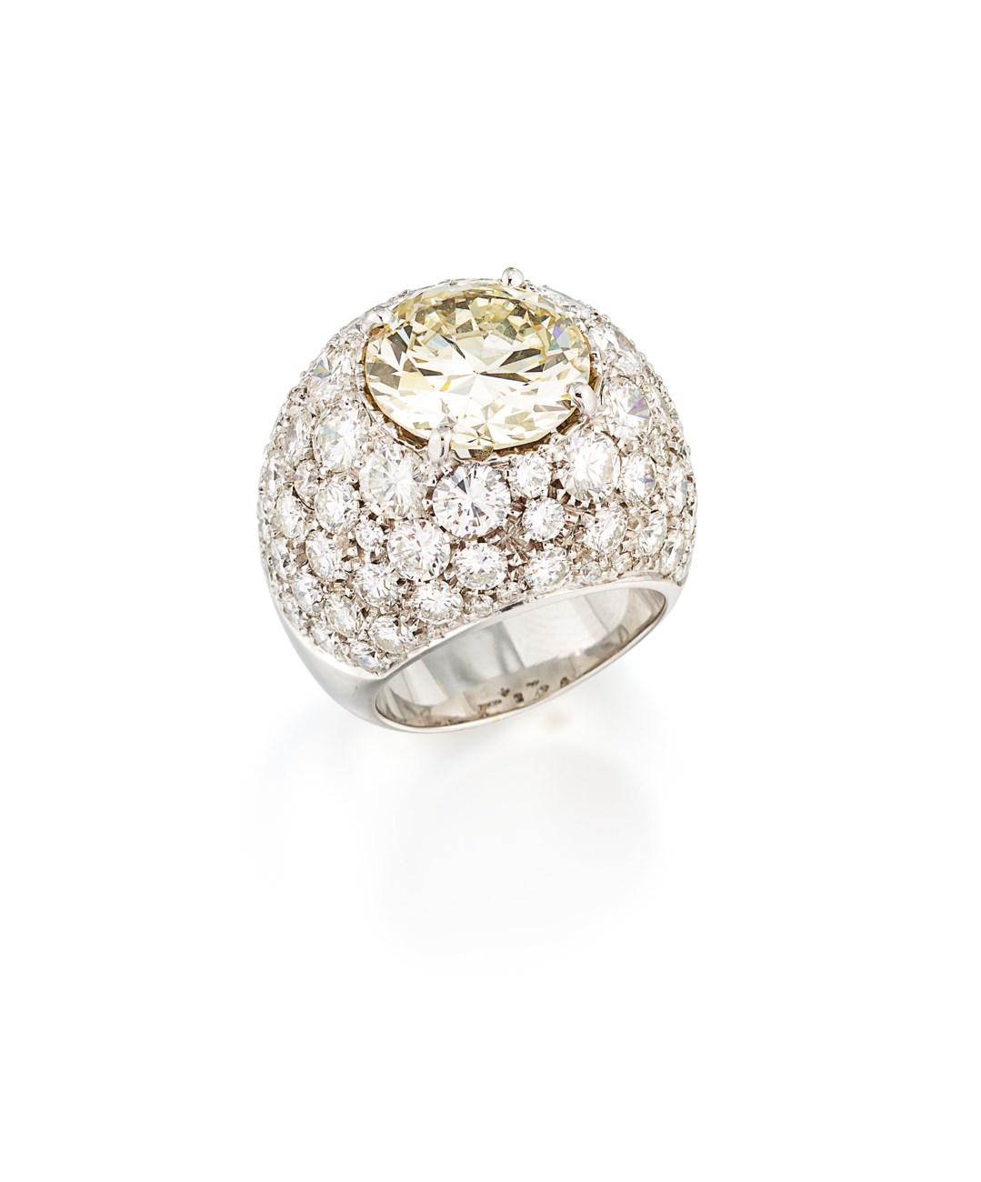 DIAMOND BOMBÉ RING | Christie's