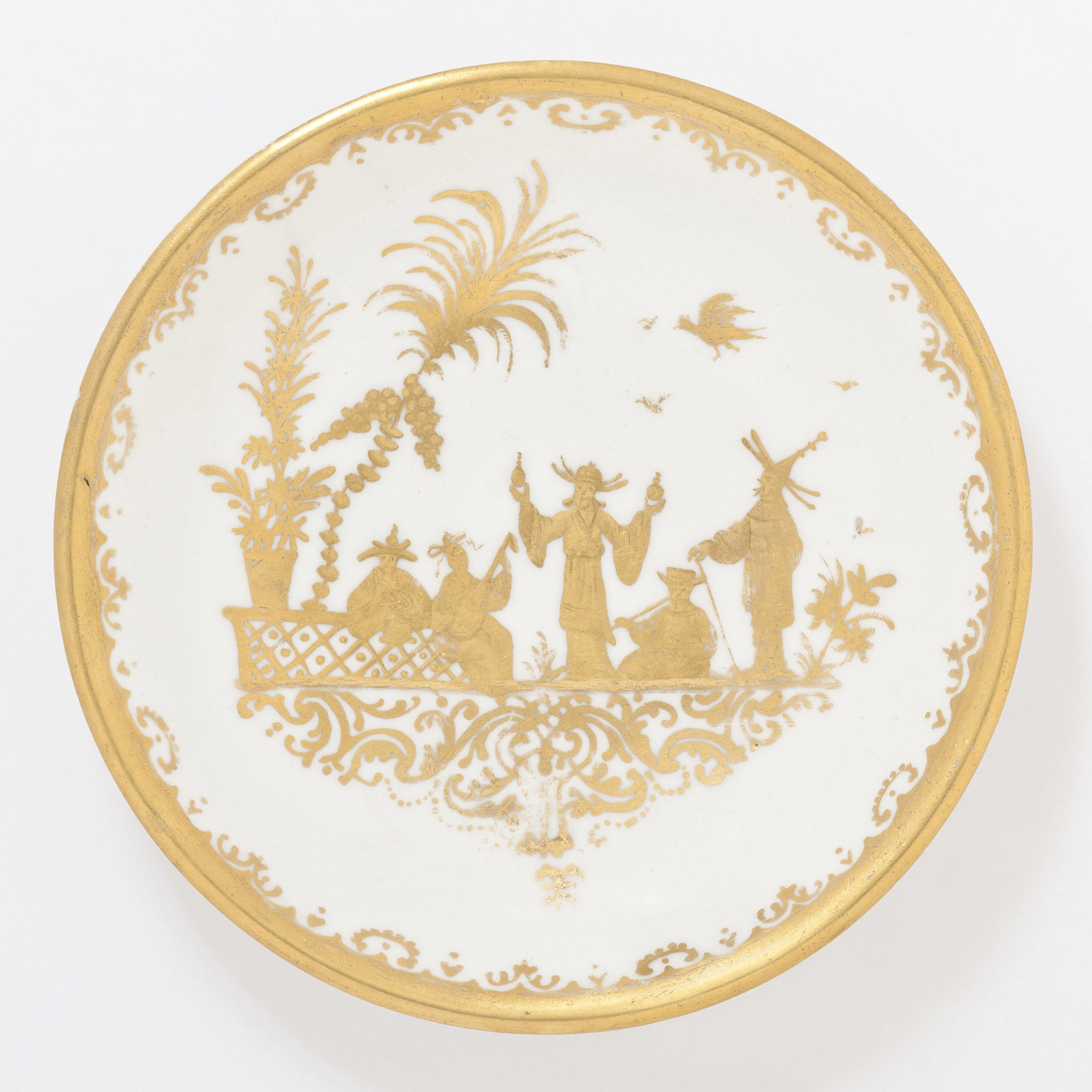 A MEISSEN PORCELAIN GOLDCHINESEN SAUCER, THE PORCELAIN CIRCA 1720-25, DECORATED SLIGHTLY LATER ...