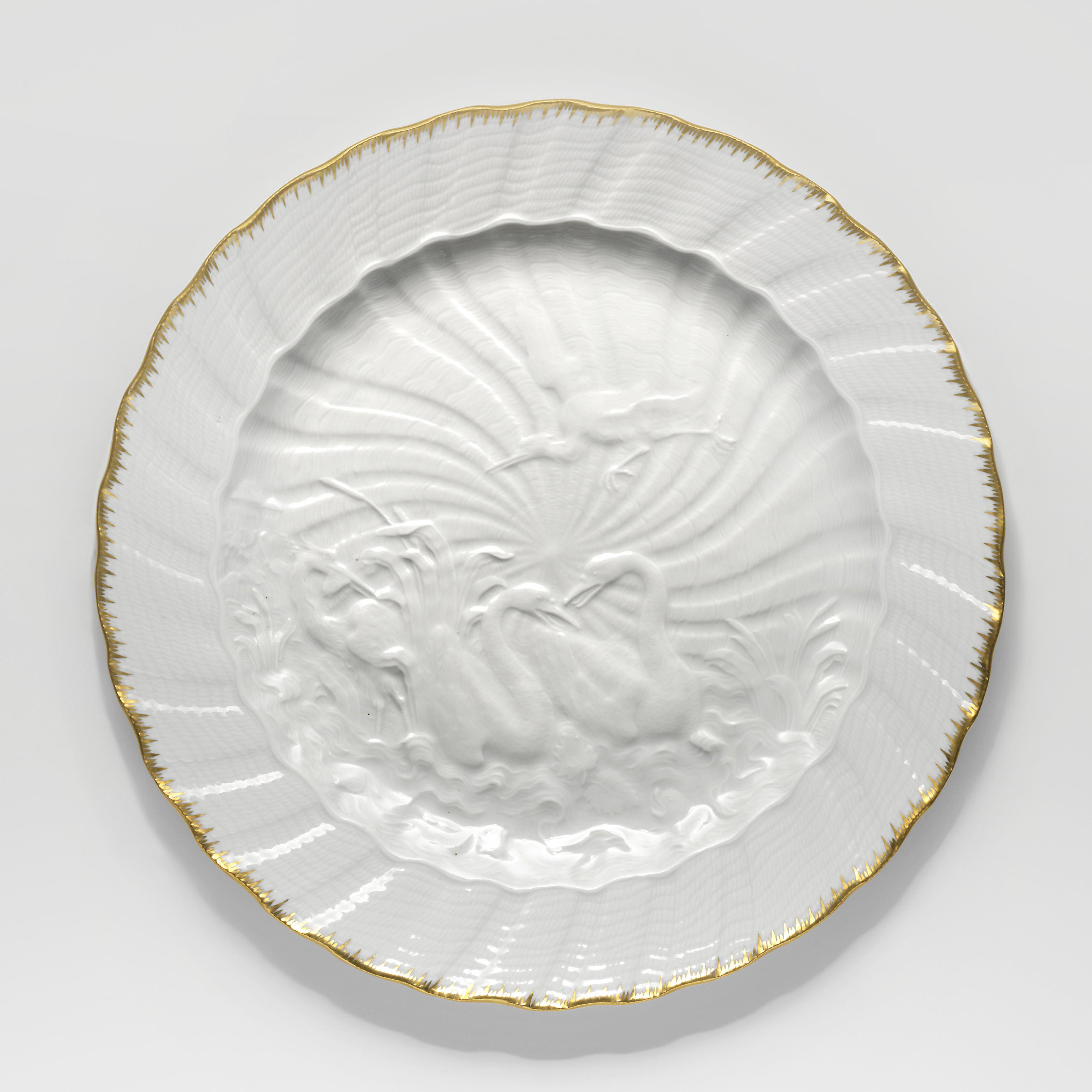 A MEISSEN PORCELAIN CIRCULAR DISH OF SWAN SERVICE TYPE, LATE 19TH/EARLY ...