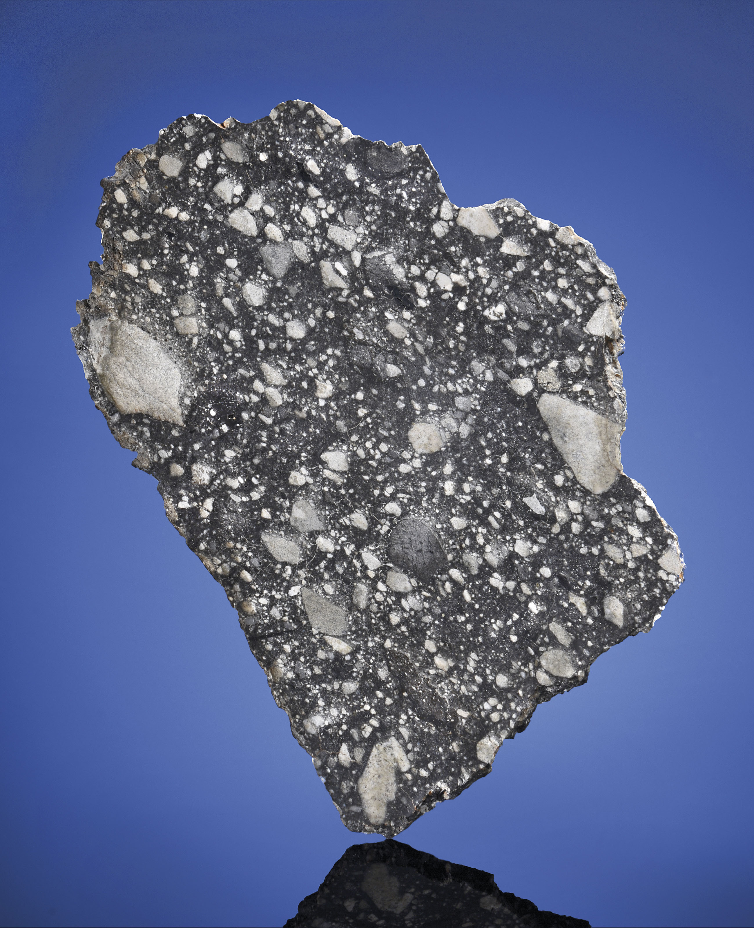COMPLETE SLICE OF A MOON ROCK — NWA 10309 , SAHARA DESERT, NORTH WEST ...
