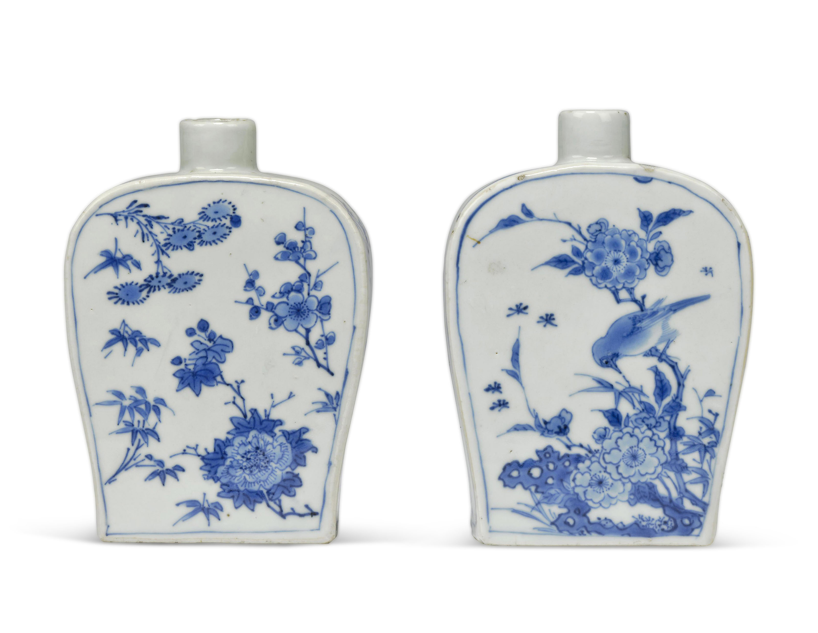 TWO RARE BLUE AND WHITE FLASKS, MID-17TH CENTURY | Christie’s