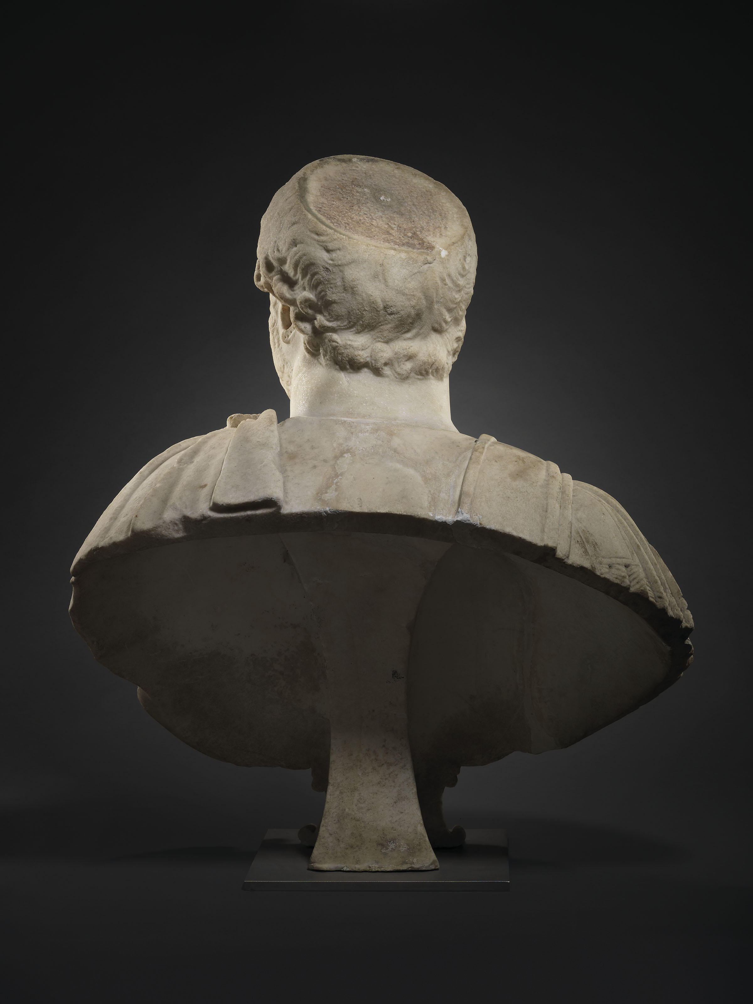 A ROMAN MARBLE PORTRAIT BUST OF THE EMPEROR HADRIAN , HADRIANIC PERIOD ...