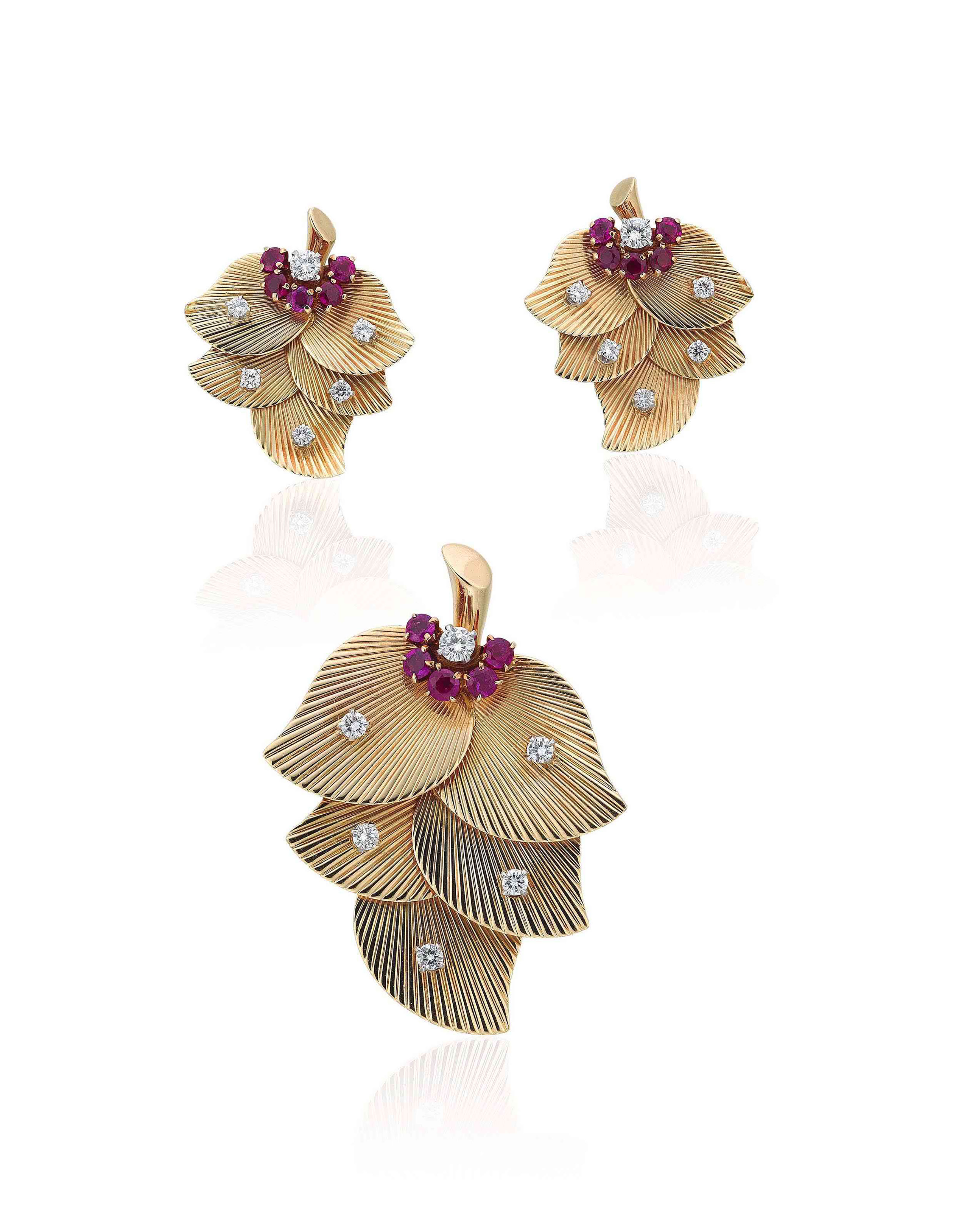 TIFFANY & CO. RUBY AND DIAMOND JEWELLERY SET, | Christie’s