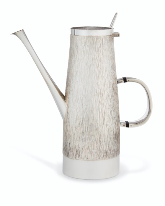 AN ELIZABETH II SILVER COFFEE POT, MARK OF GERALD BENNEY, LONDON, 1969 ...