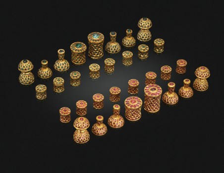 A GEM SET GOLD CHESS SET, PROBABLY SOUTH INDIA, CIRCA 1775-1825 ...