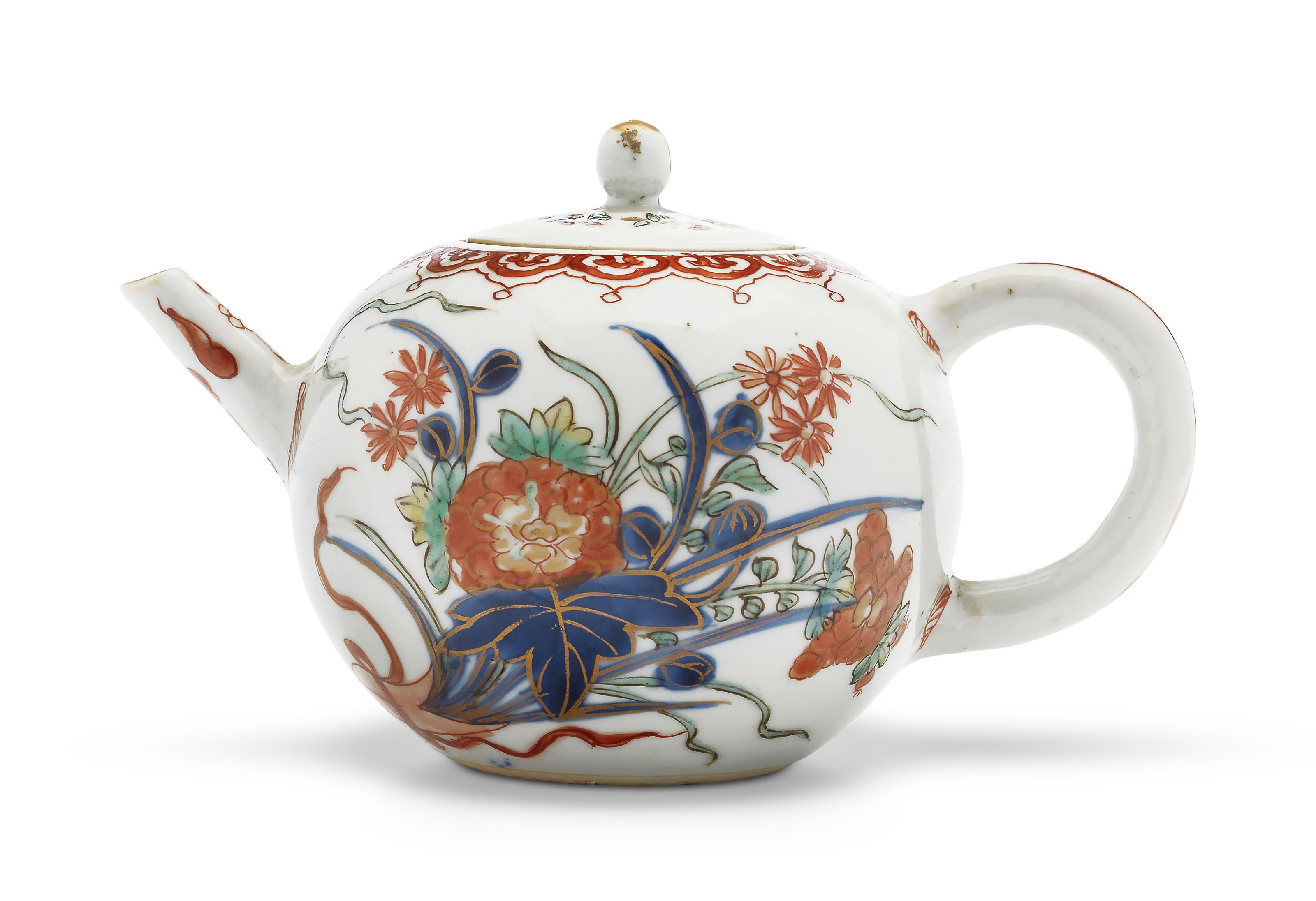 A VERTE-IMARI TEAPOT AND COVER, KANGXI PERIOD, CIRCA 1710 | Christie’s