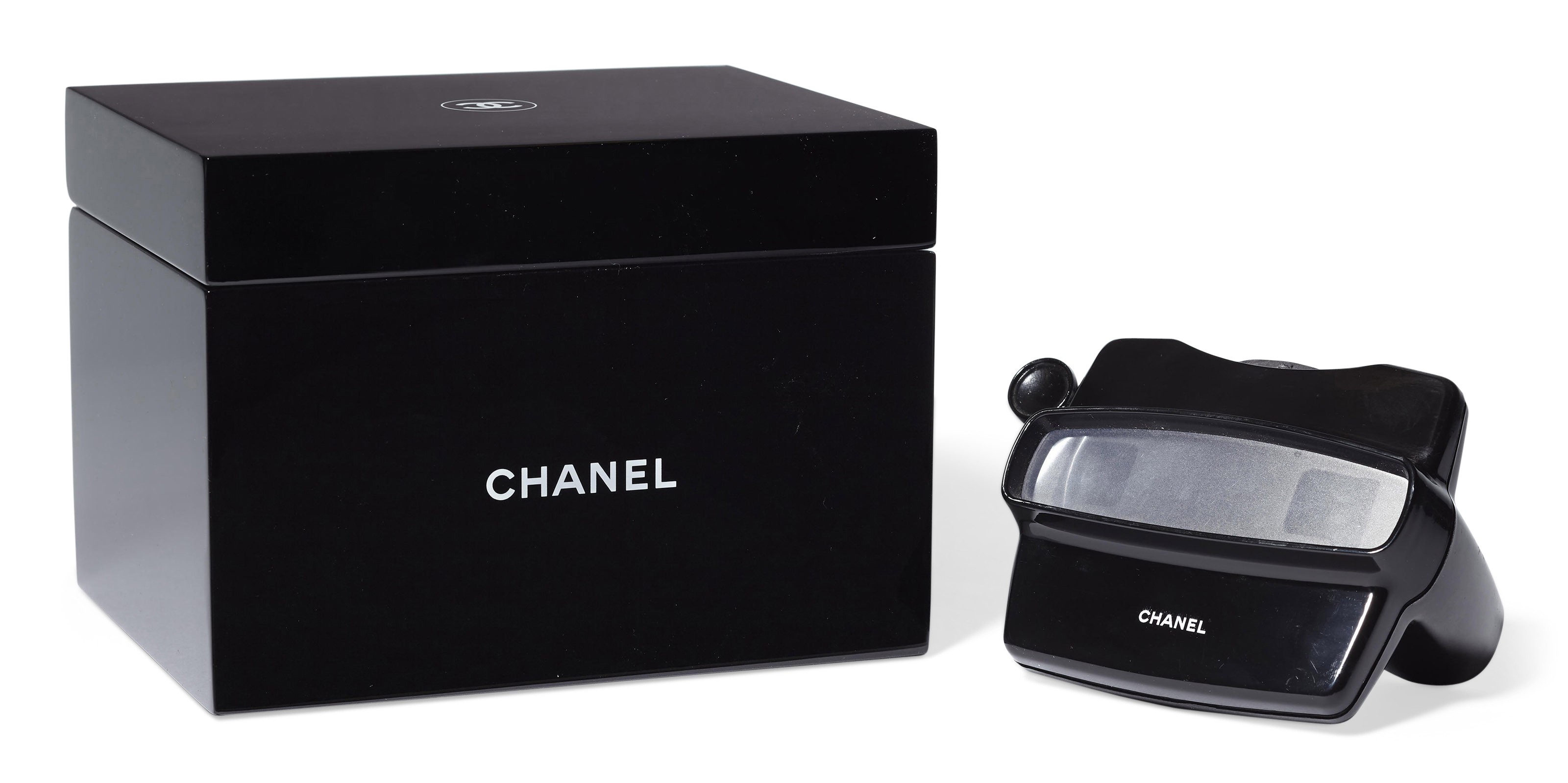 A SET OF TWO: LA BOÎTE LAQUÉE BEAUTY BOX AND PLASTIC VIEWFINDER, CHANEL ...