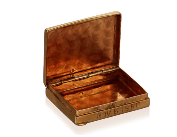 VAN CLEEF & ARPELS GOLD PILL BOX, | Christie’s