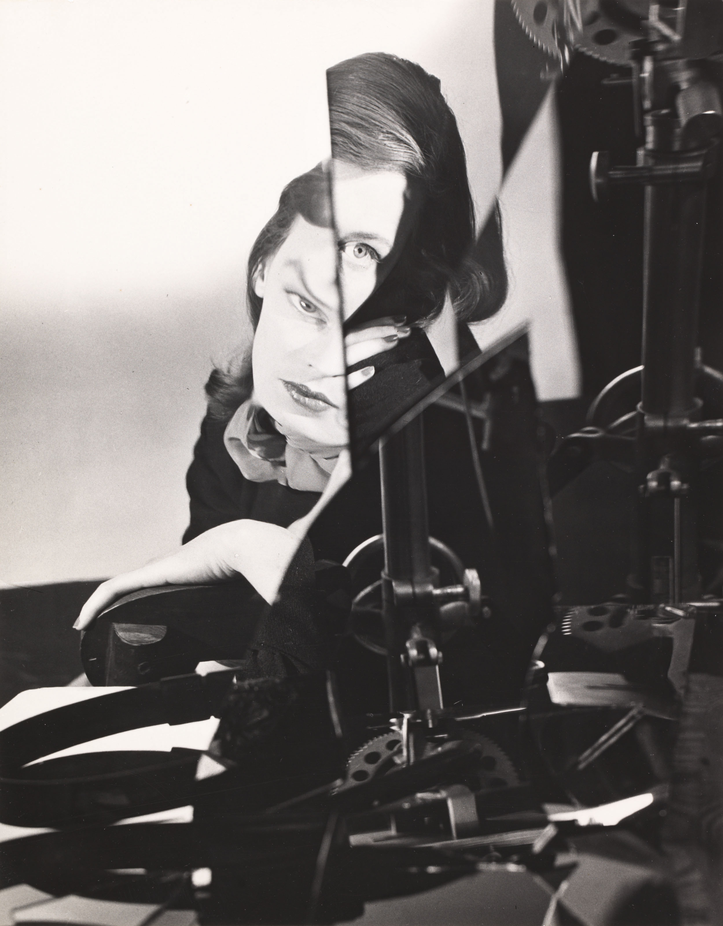 ERWIN BLUMENFELD (1897-1969)