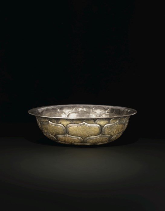 A VERY RARE AND IMPORTANT LARGE PARCEL-GILT SILVER BOWL, TANG DYNASTY ...