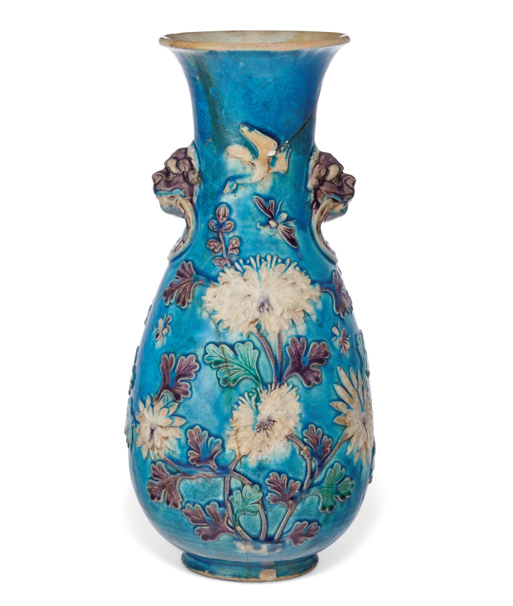 A FAHUA 'LOTUS' JAR, MING DYNASTY, 17TH CENTURY | Christie’s