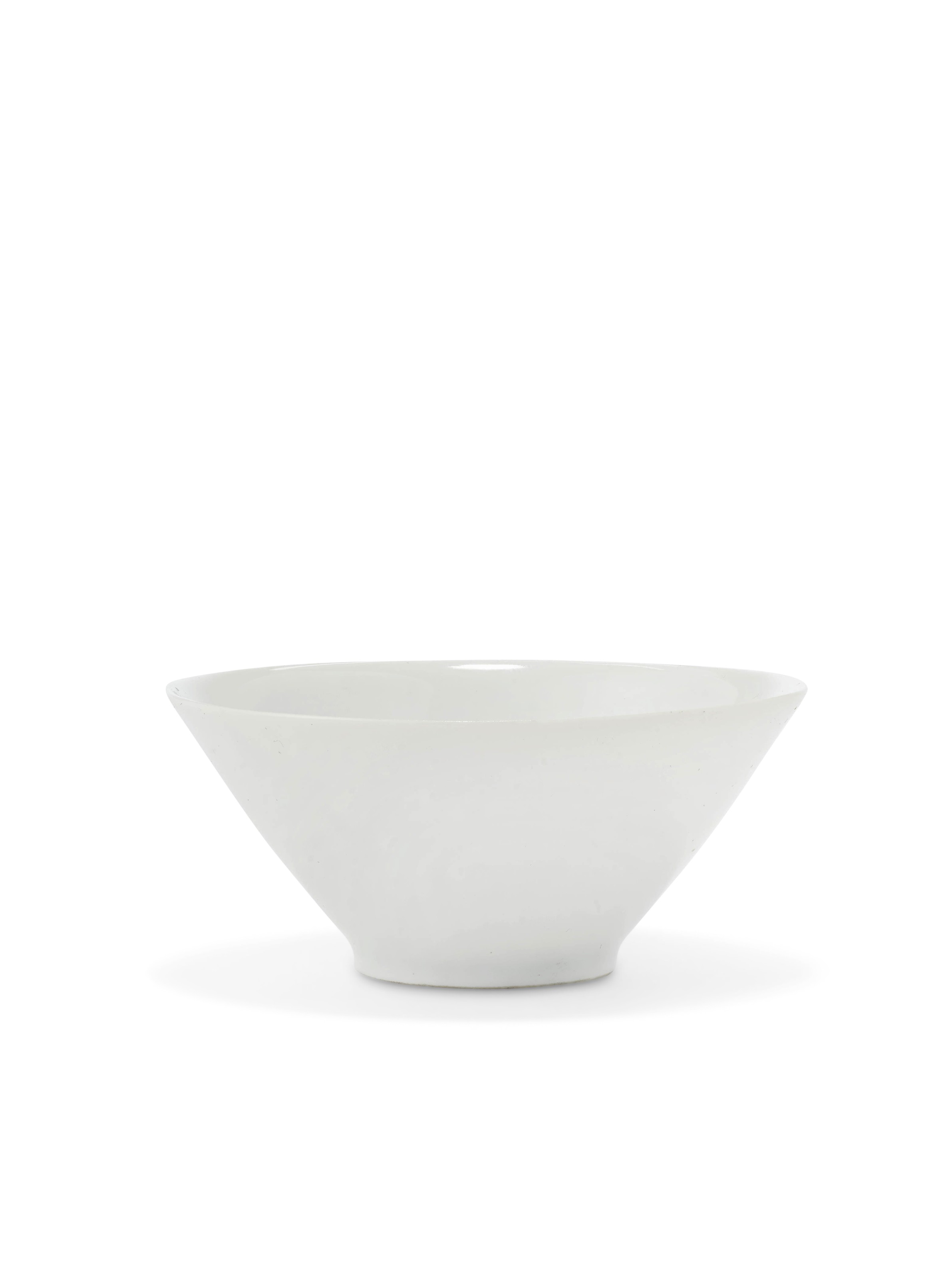 A SMALL WHITE-GLAZED CONICAL CUP, 18TH-19TH CENTURY | Christie’s