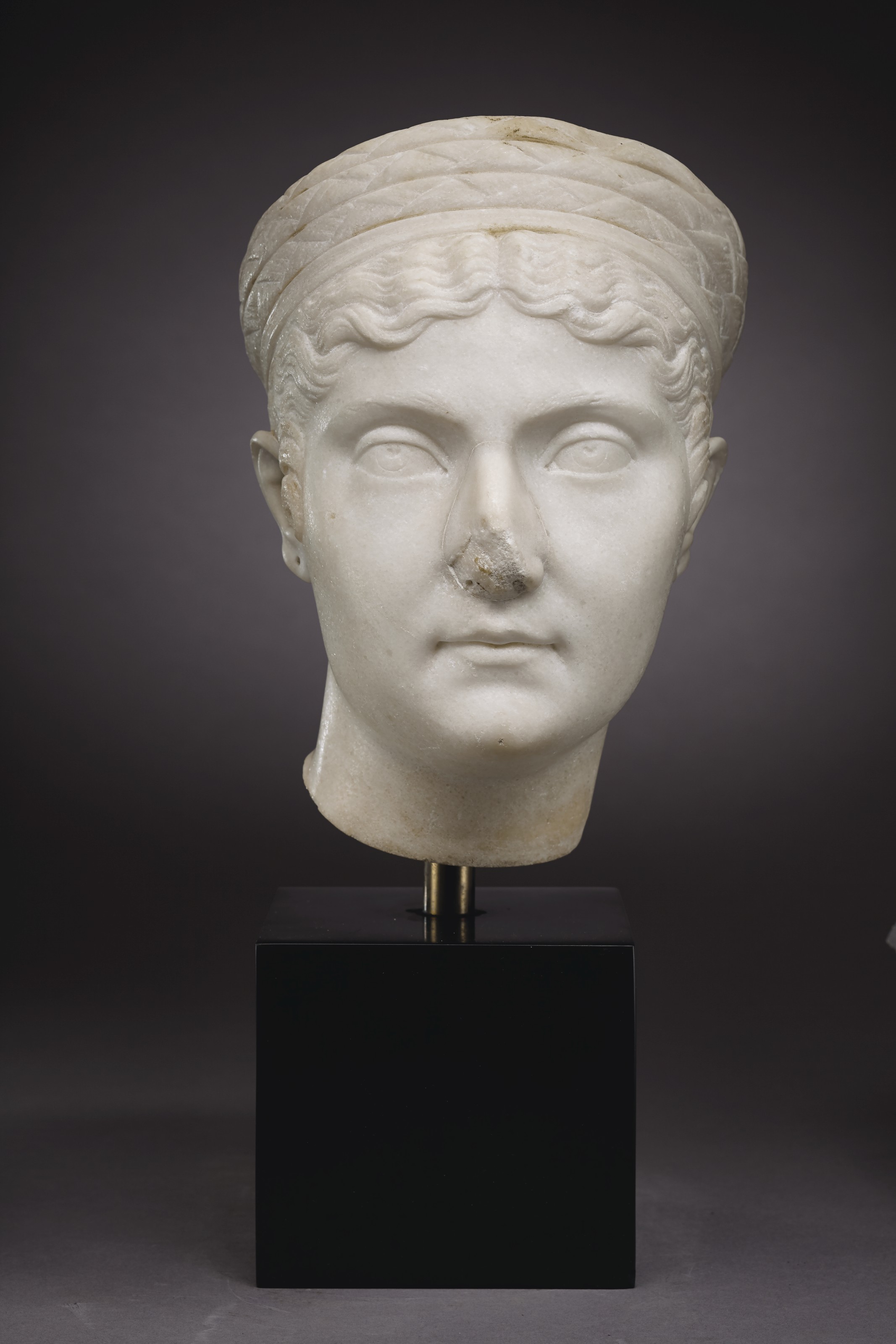 A ROMAN TERRACOTTA VENUS, CIRCA 1ST-2ND CENTURY A.D. | Christie's