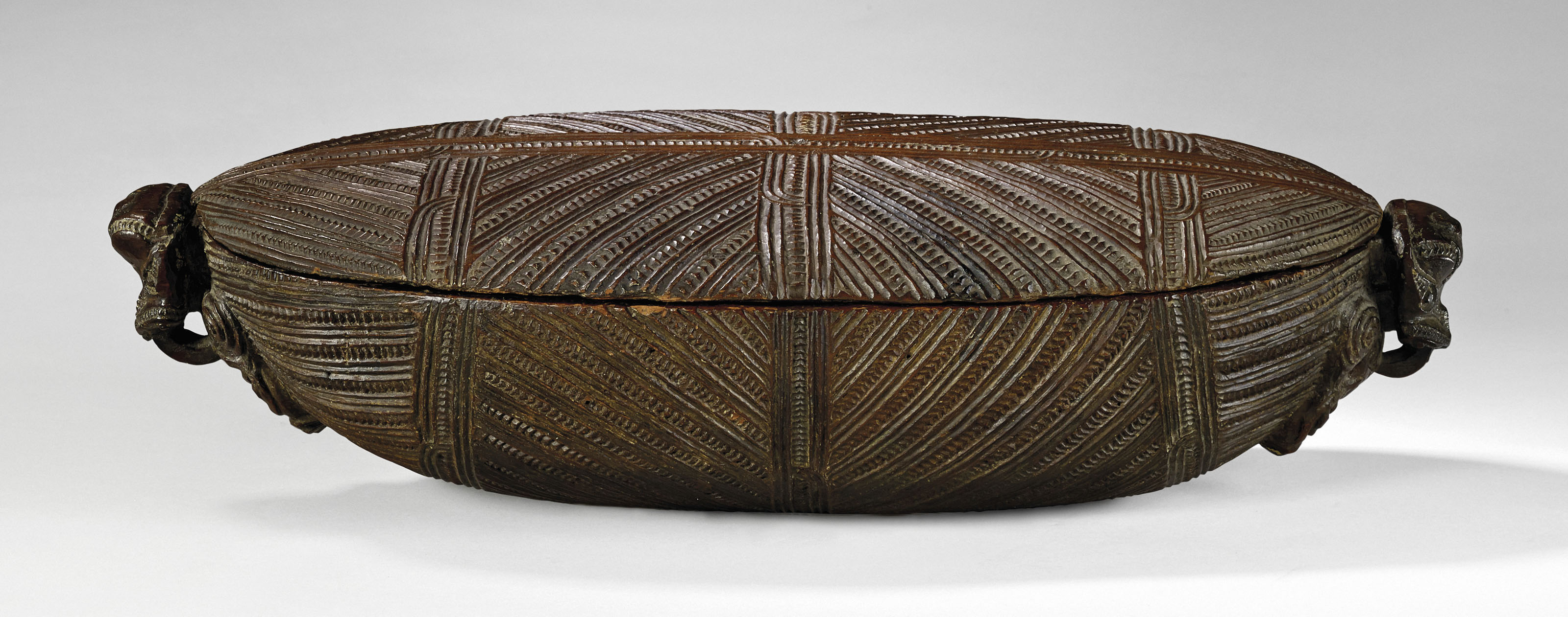 Boîte à trésor waka huia, Maori, Nouvelle-Zélande | Maori waka huia ...