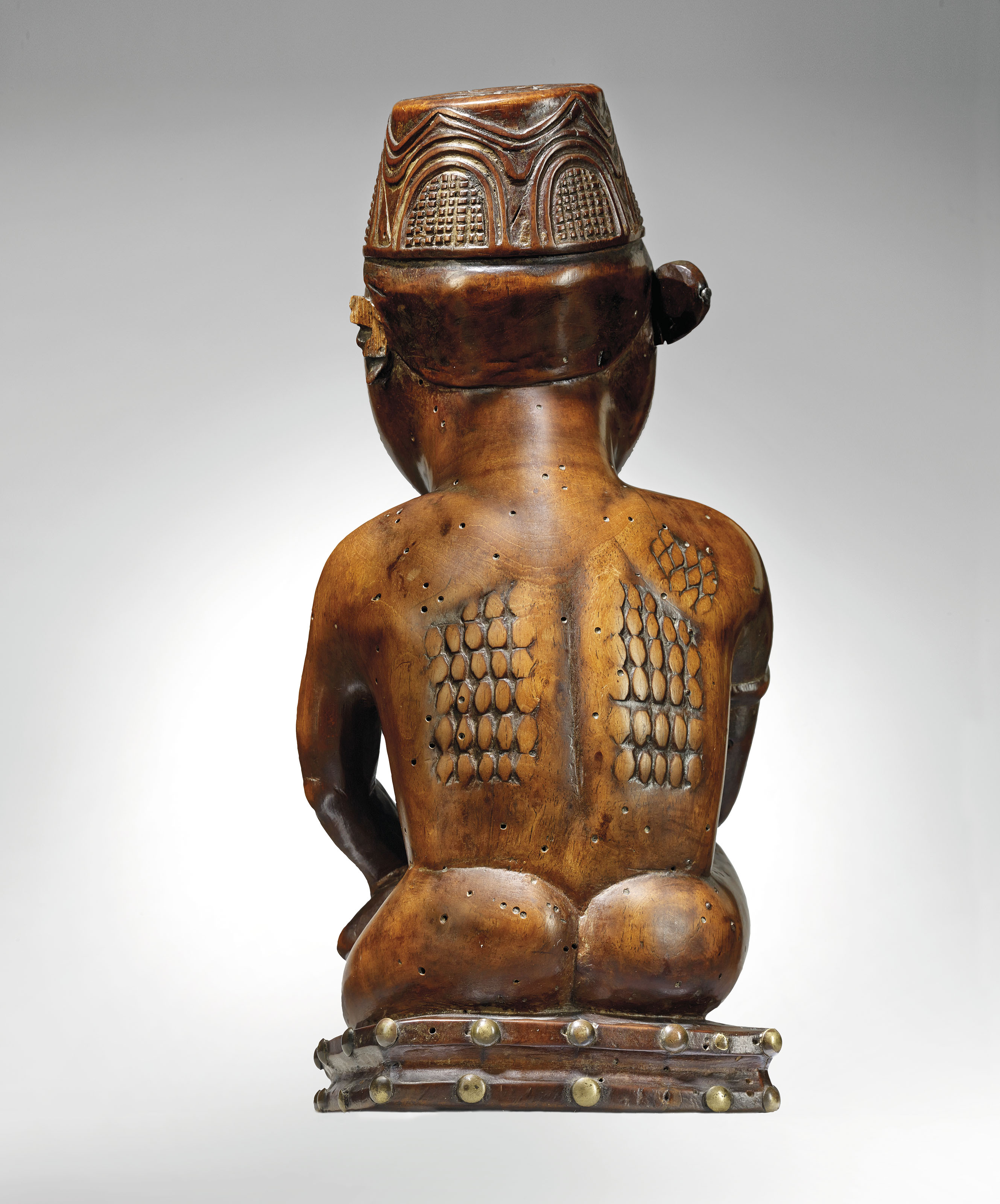 STATUE YOMBÉ A YOMBE FIGURE - auctions & price archive