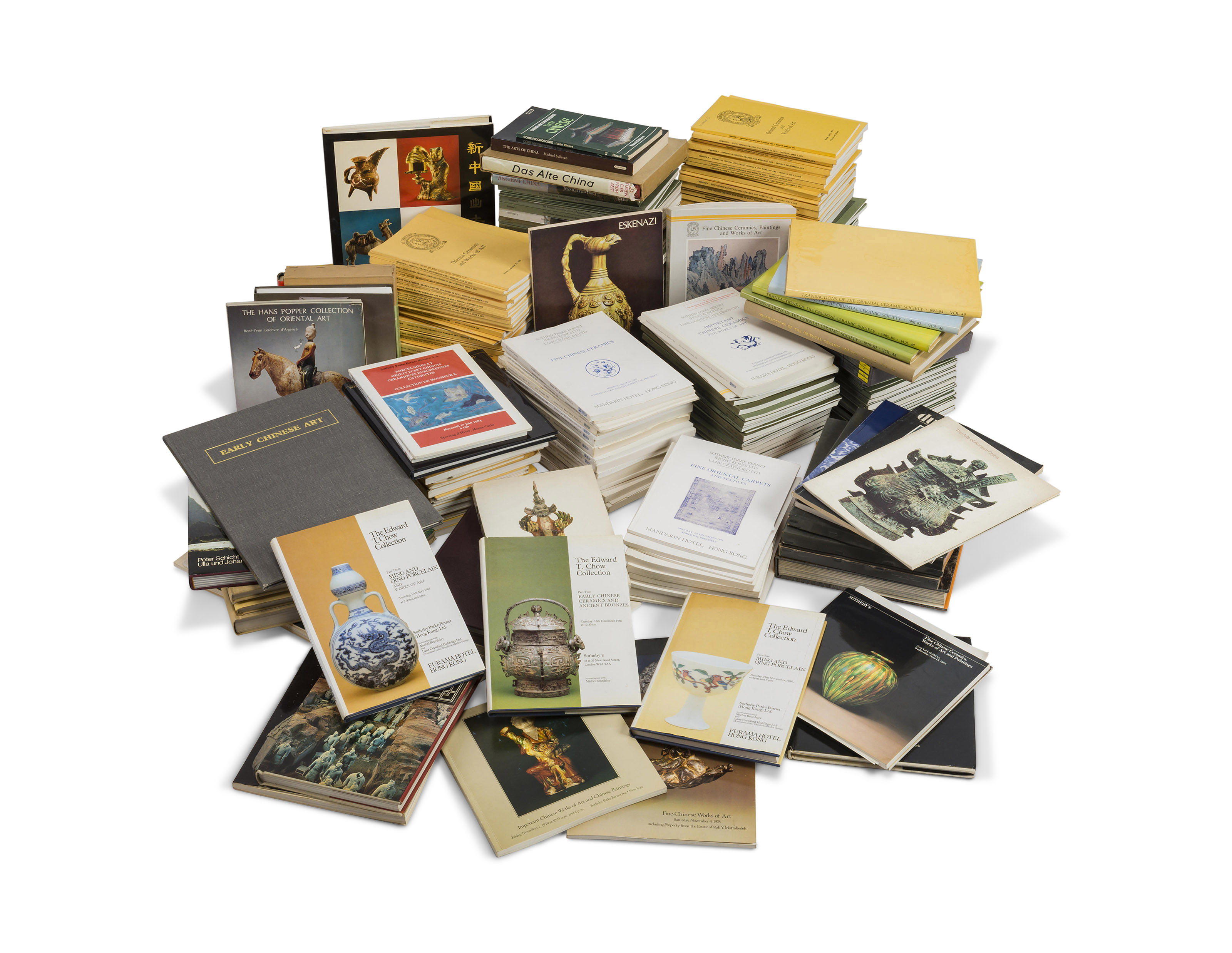 A LARGE QUANTITY OF CHINESE ART AUCTION CATALOGUES AND REFERENCE BOOKS ...