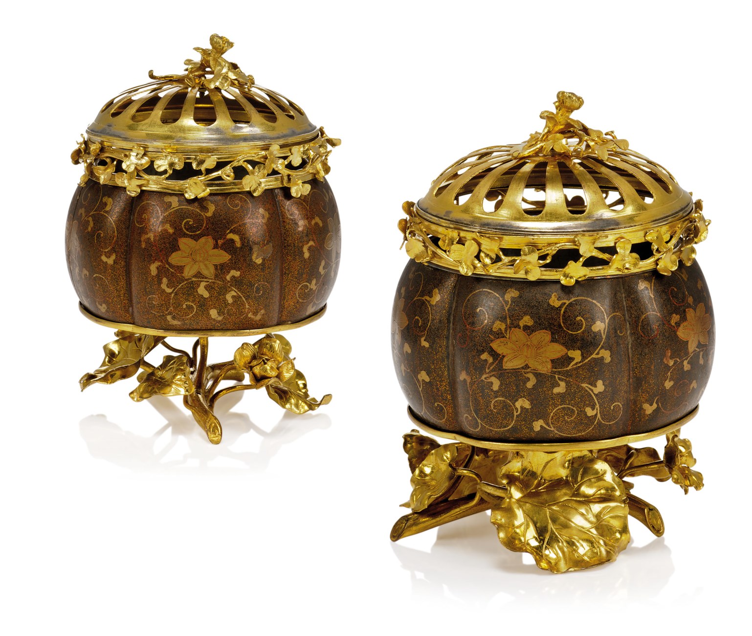 A PAIR OF LOUIS XV ORMOLU AND JAPANESE LACQUER POT-POURRIS, MID-18TH ...