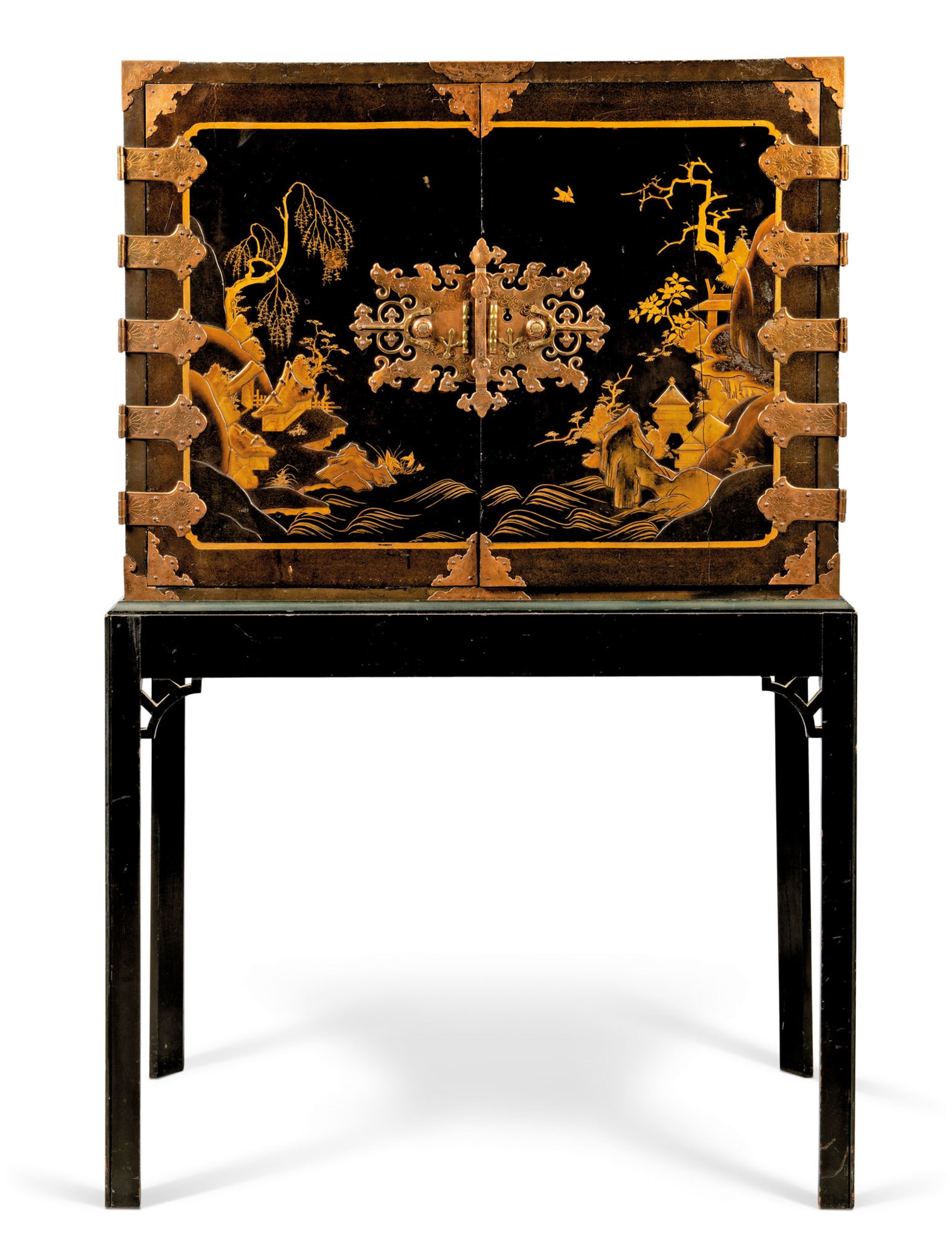 A JAPANESE LACQUER CHEST-ON-STAND, LATE 17TH / EARLY 18TH CENTURY, THE ...