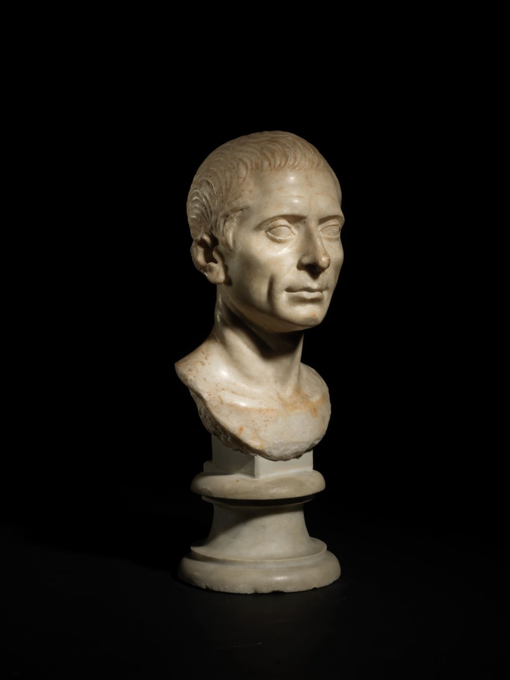 A ROMAN MARBLE PORTRAIT BUST OF A MAN, LATE REPUBLICAN, CIRCA 1ST ...
