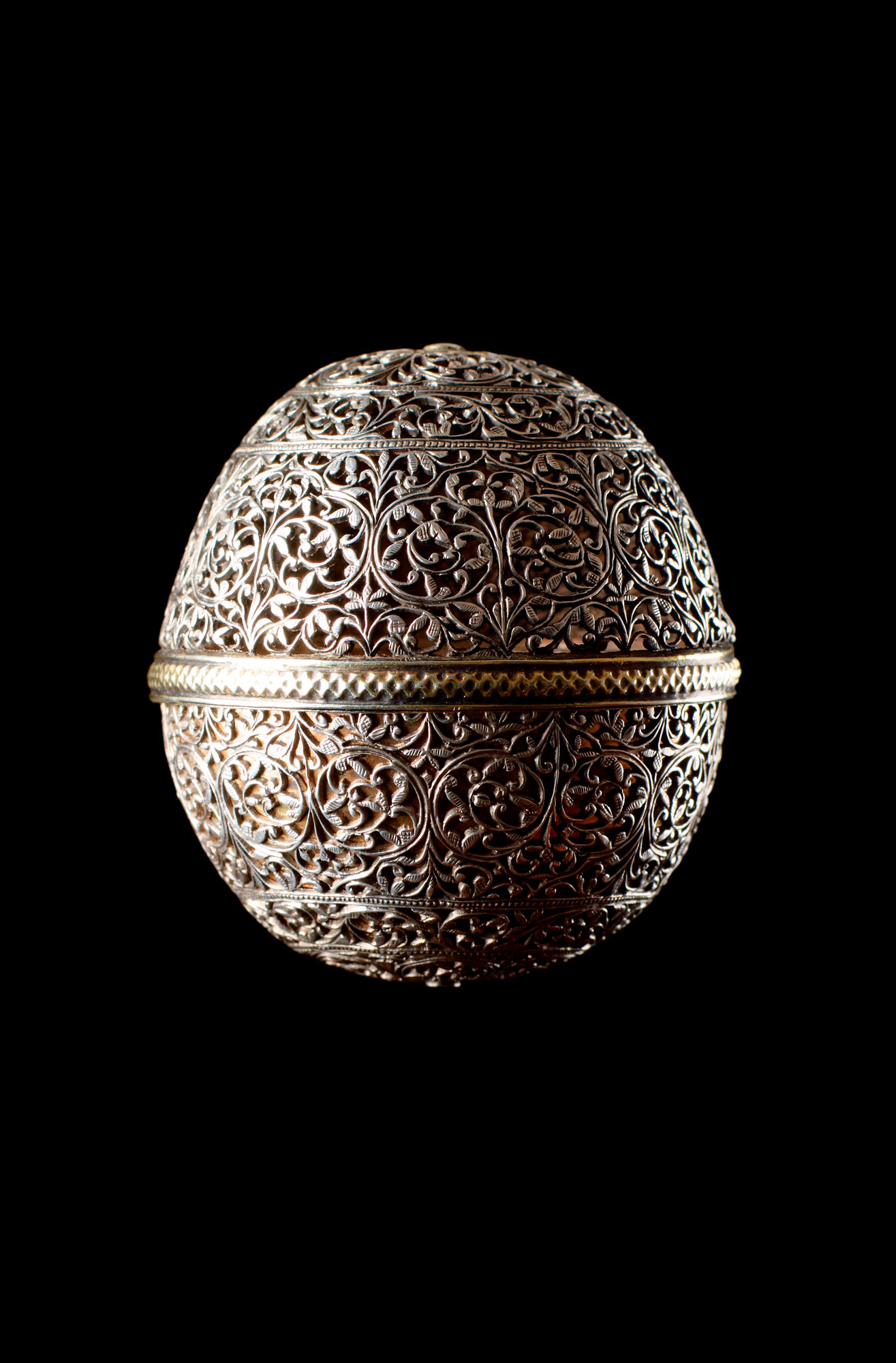 NORTH INDIAN, 17TH CENTURY, Bezoar or goa stone case | Christie’s