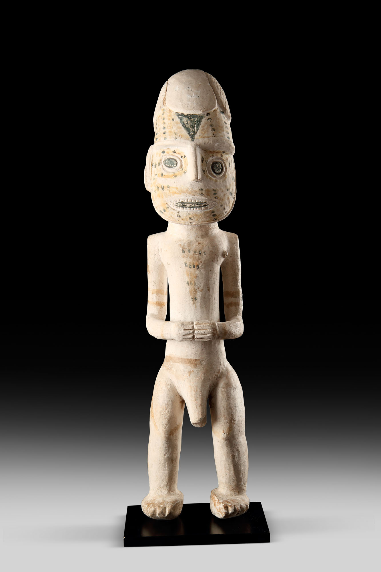 A FIGURE, KULAP, NAMATANAI VILLAGE, NEW IRELAND, PAPUA NEW GUINEA ...