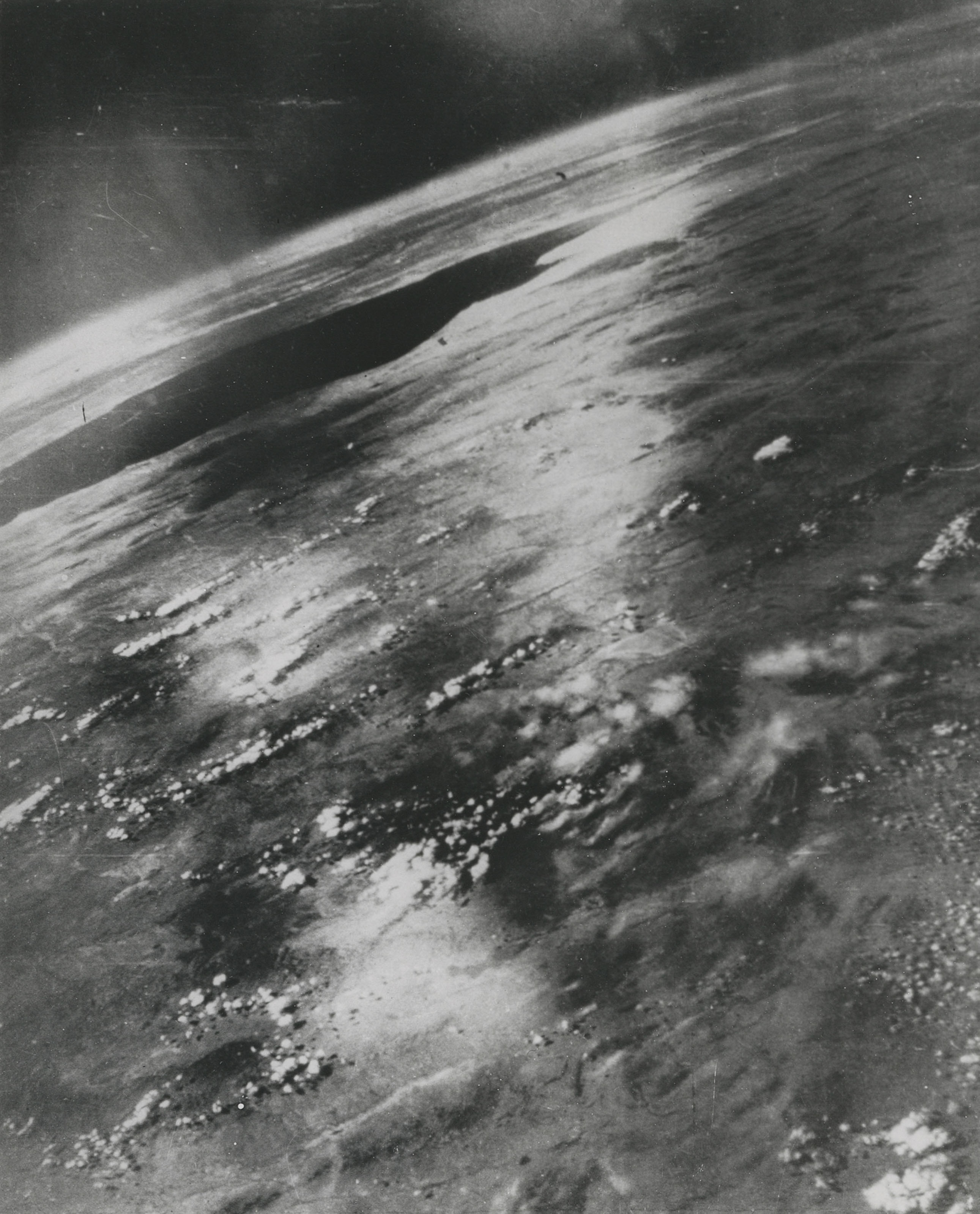 The first photograph from 100 miles out in space, March 7, 1947, Camera ...