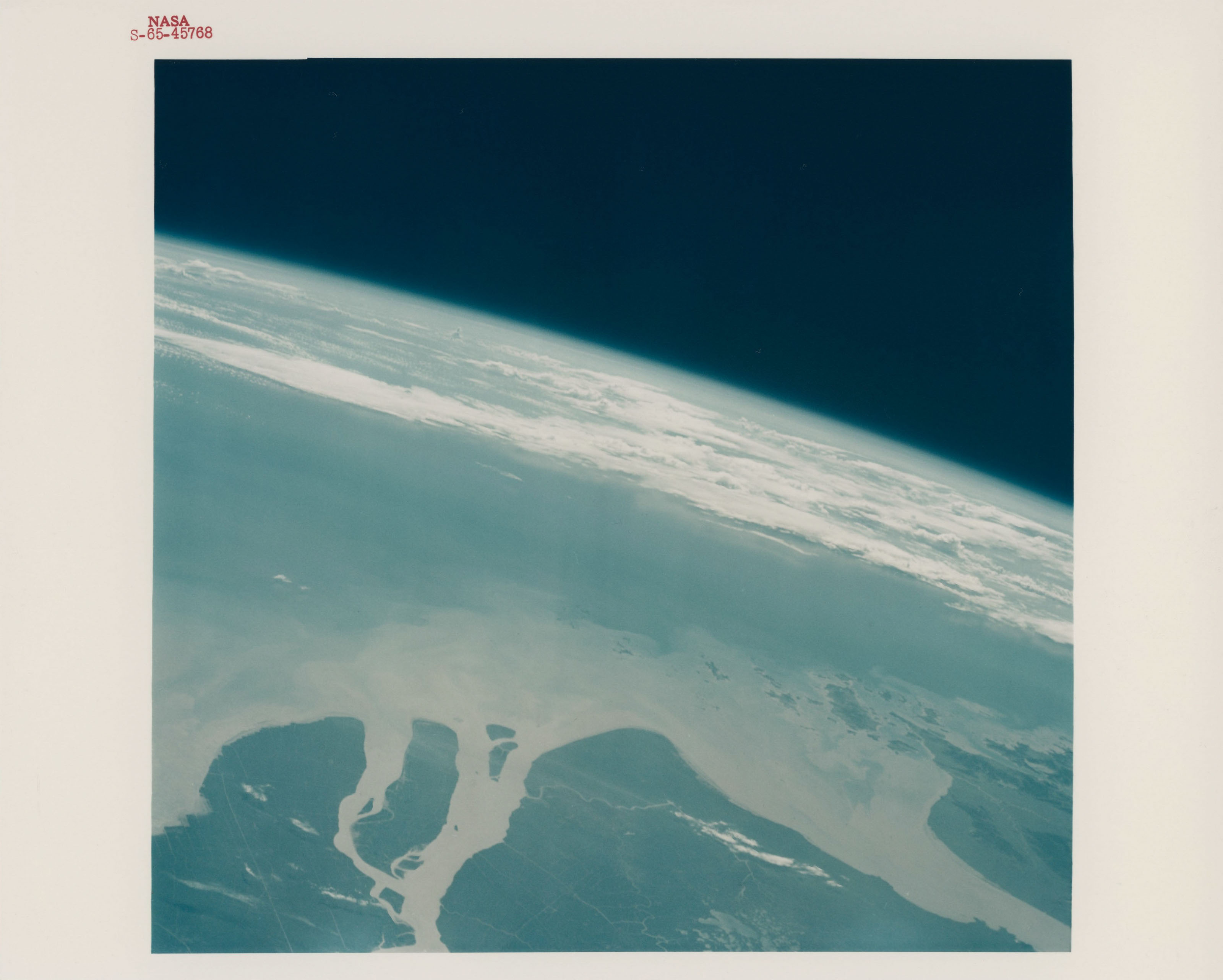 Views of Earth from space: horizon over China and Yangtze River; Baja ...