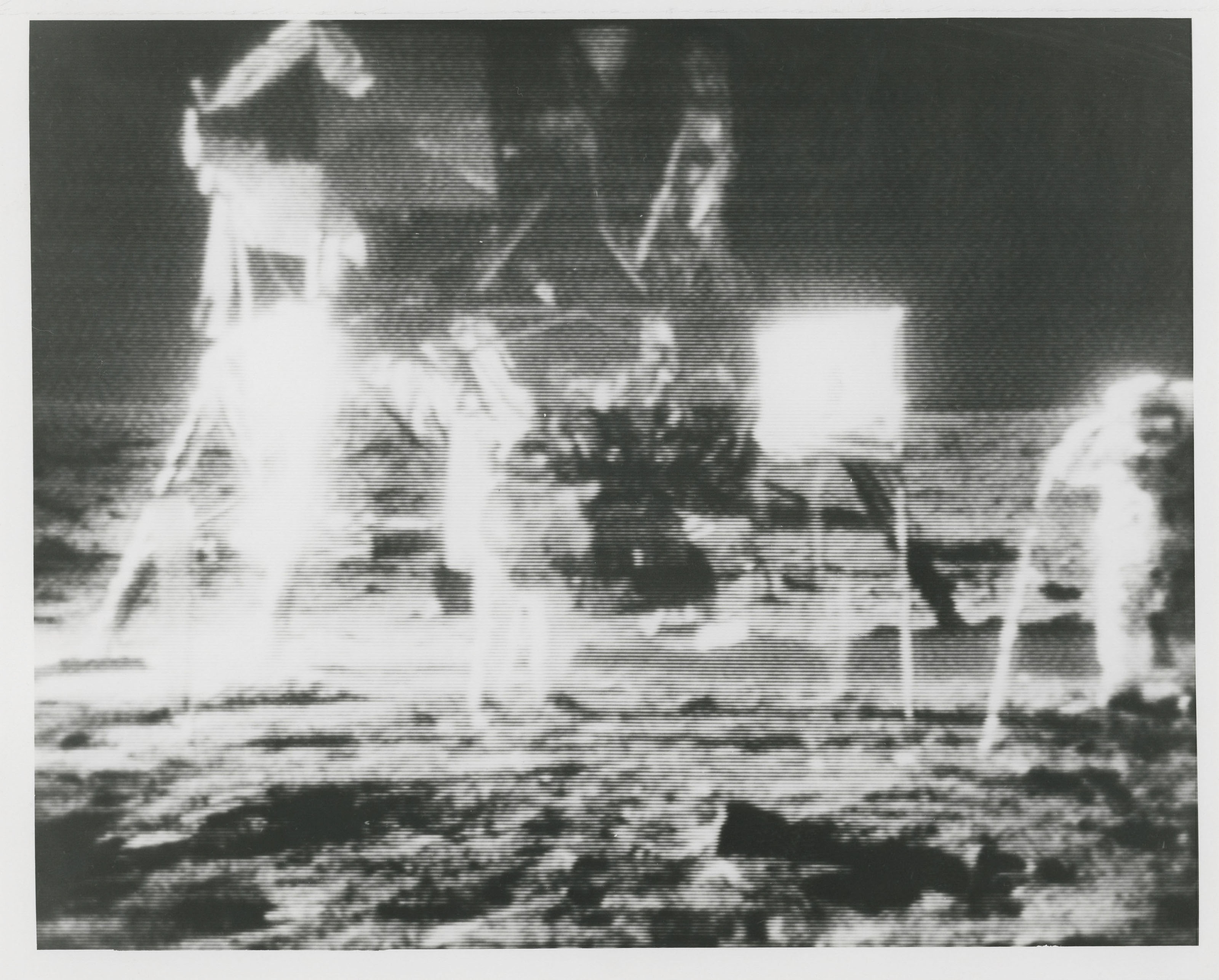 TV pictures: the crew during the phone call with President Nixon and ...