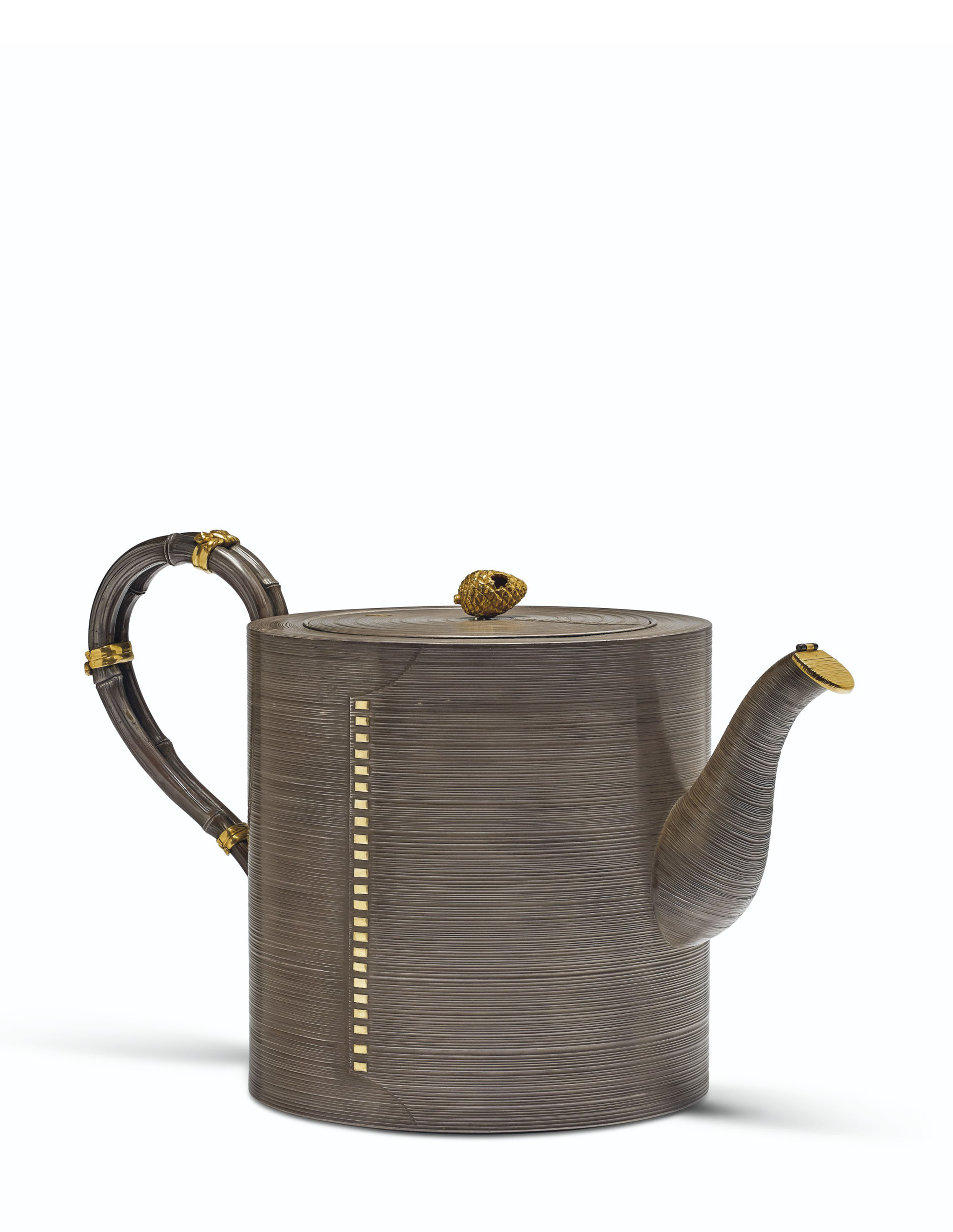 A SILVER KETTLE AND COVER, TAISHO PERIOD (DATED 1913), SIGNED ...