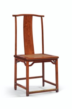 A PAIR OF HUANGHUALI LAMPHANGER SIDE CHAIRS, DENGGUAYI