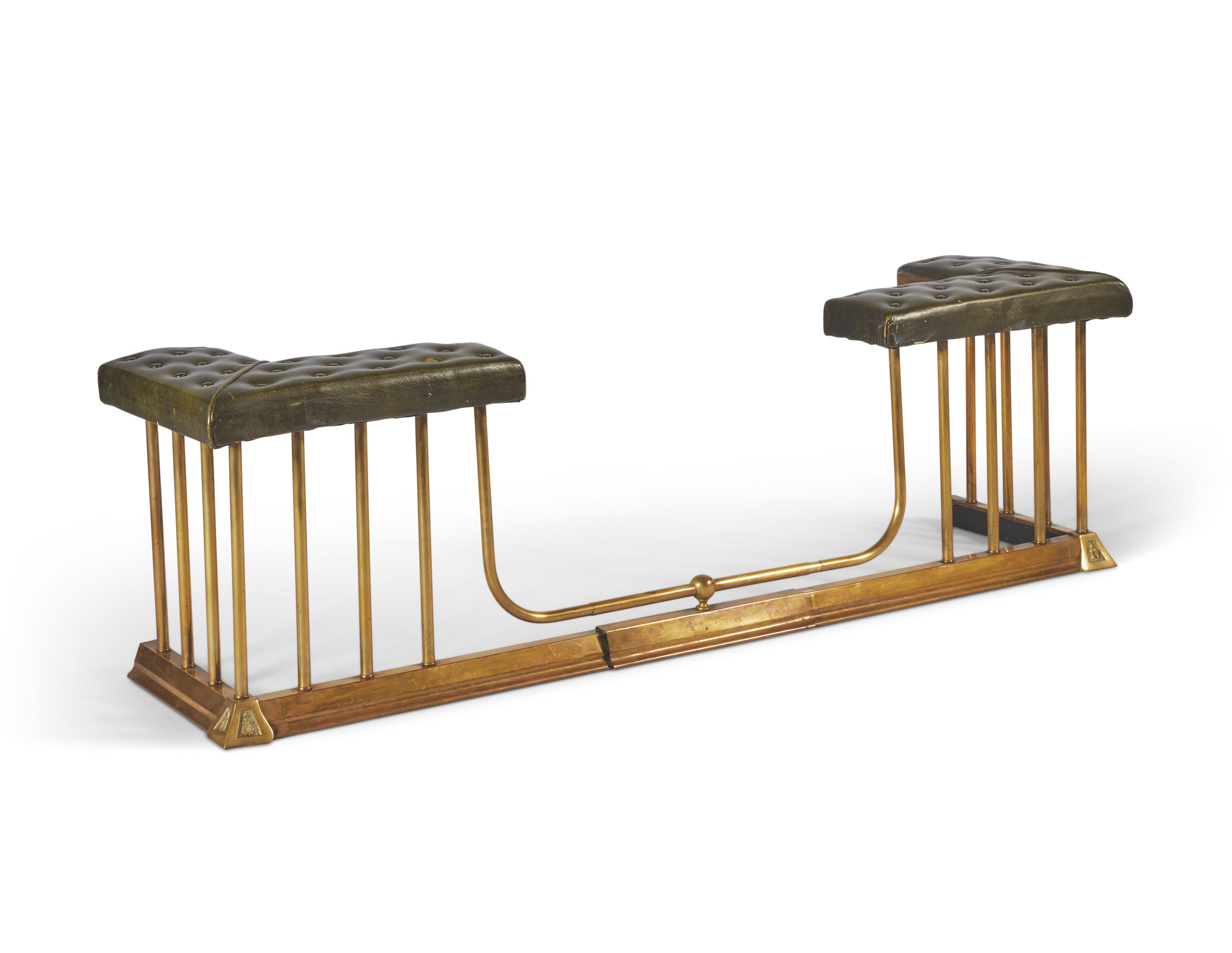 BANQUETTE DE CHEMINÉE DE STYLE ANGLAIS, | Christie’s
