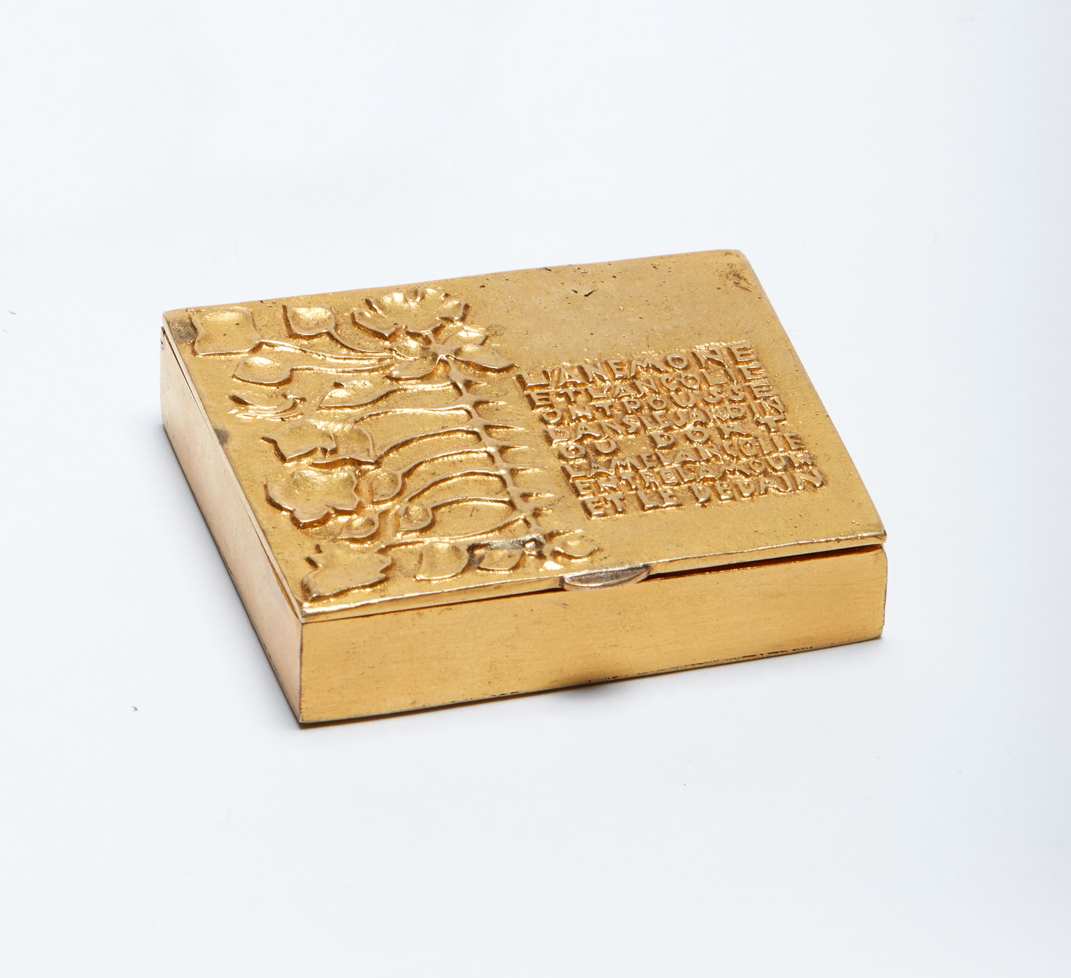 LINE VAUTRIN (1913-1997), Poudrier 'L'anémone et l'ancolie', le modèle ...