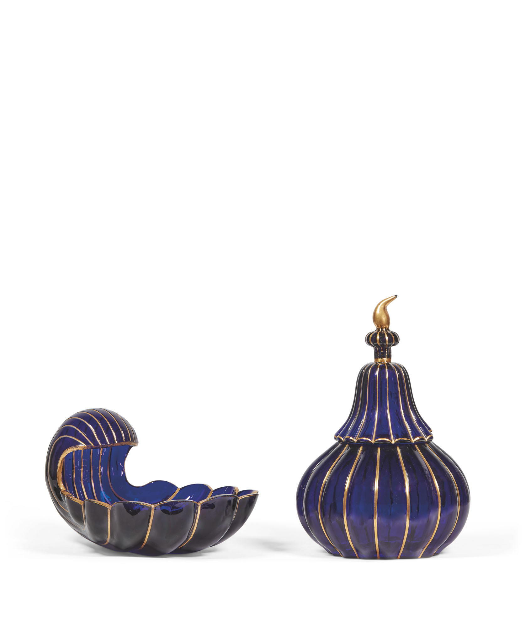 BOL A PUNCH ET SON COUVERCLE EN VERRE DE BOHEME, FIN DU XIXe SIECLE ...