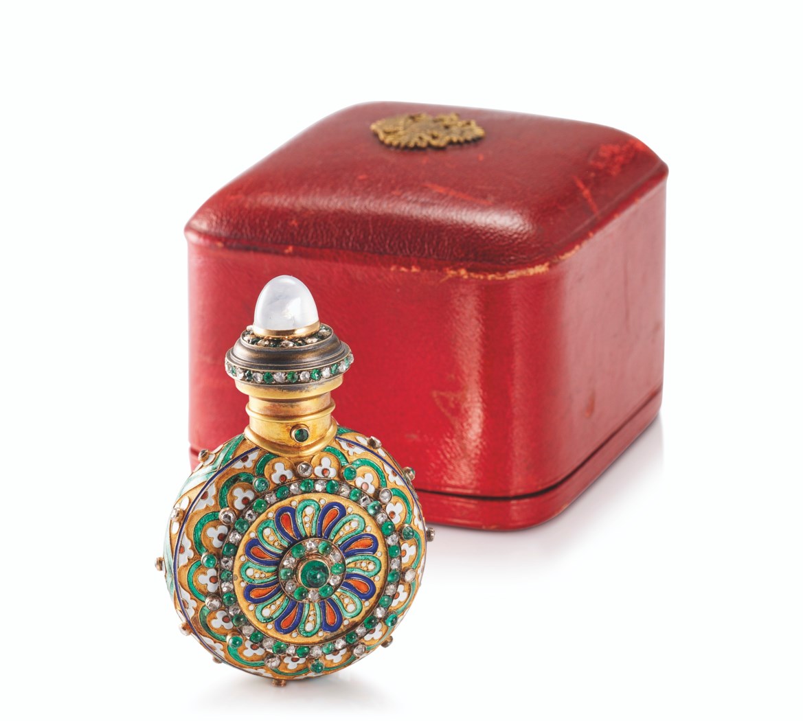 A JEWELLED AND CLOISONNÉ ENAMEL GOLD SCENT BOTTLE, BY HAHN, WITH THE ...