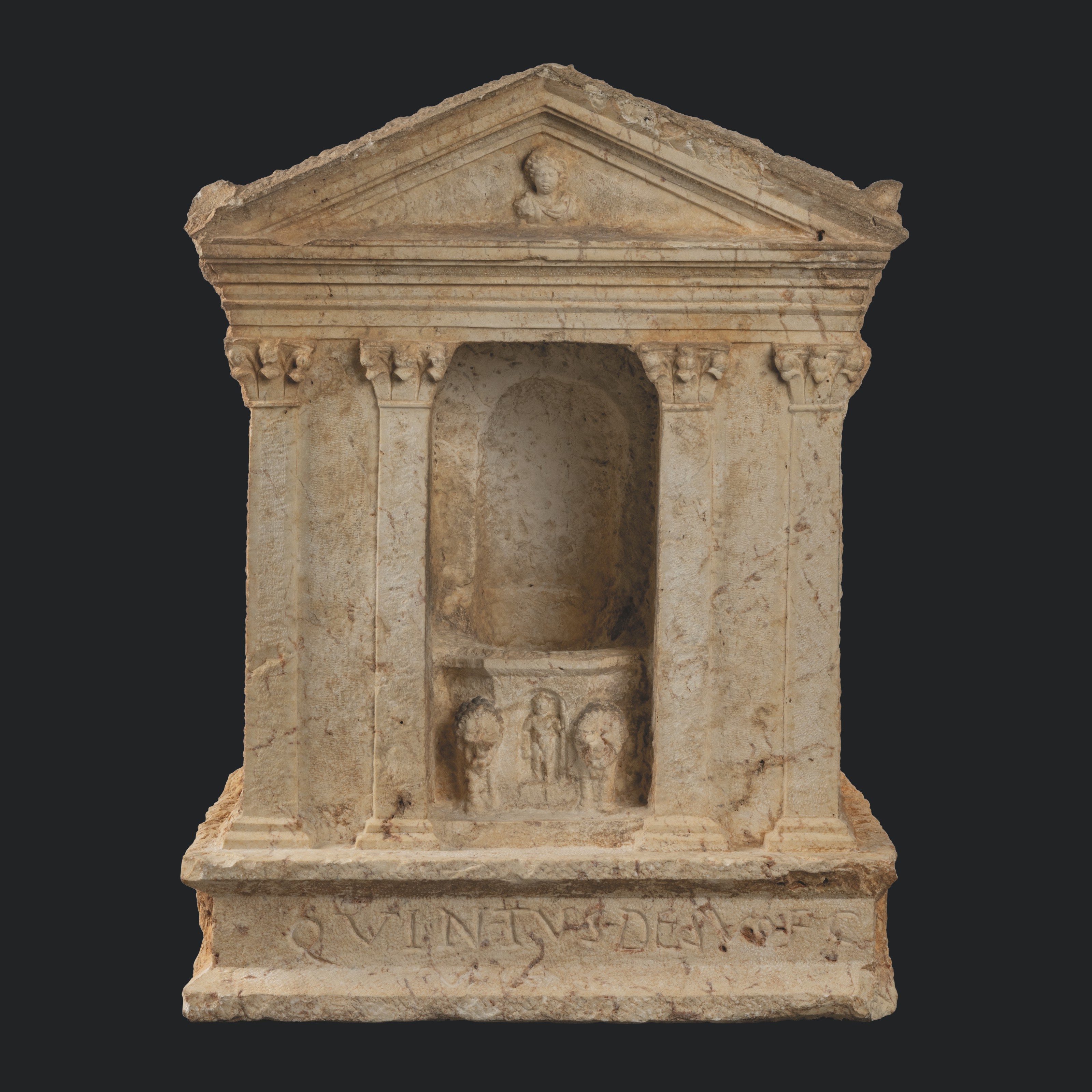 Roman Lararium