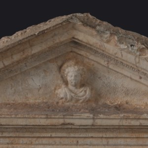 A ROMAN MARBLE LARARIUM, CIRCA 2ND CENTURY A.D. | Christie's