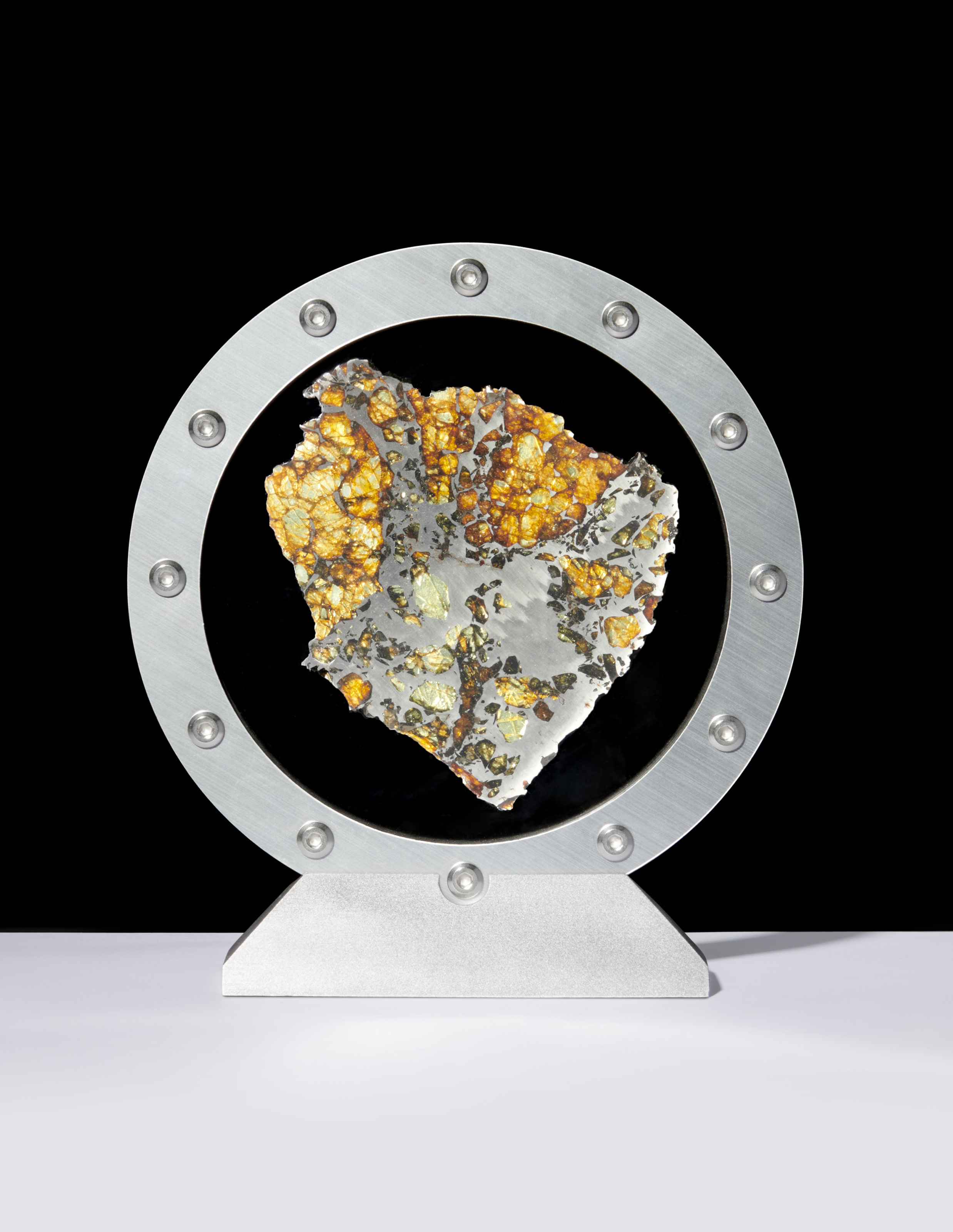 EXTRATERRESTRIAL GEMS IN A SLICE OF ESQUEL PALLASITE — THE MOST ...