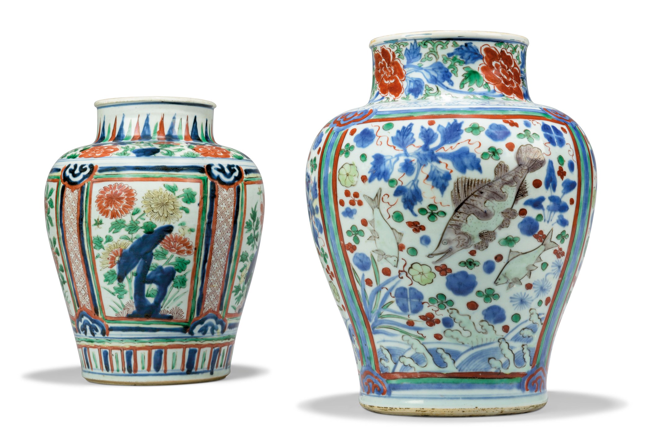 TWO CHINESE WUCAI VASES, MING DYNASTY, 17TH CENTURY | Christie's