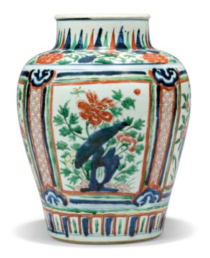 TWO CHINESE WUCAI VASES, MING DYNASTY, 17TH CENTURY | Christie's