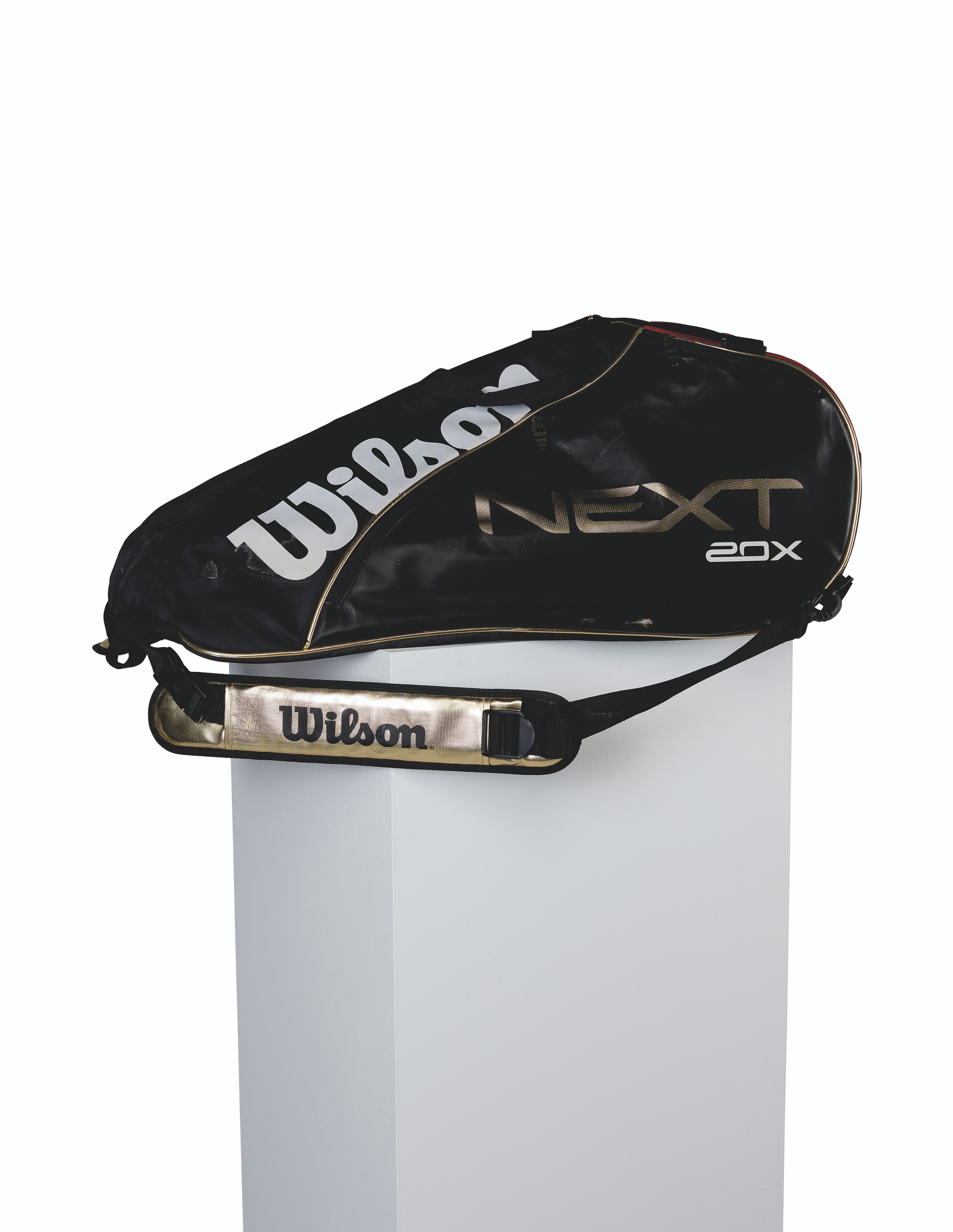 ROGER FEDERER'S TOURNAMENT RACKET BAG, ATP FINALS, LONDON, 2009 ...