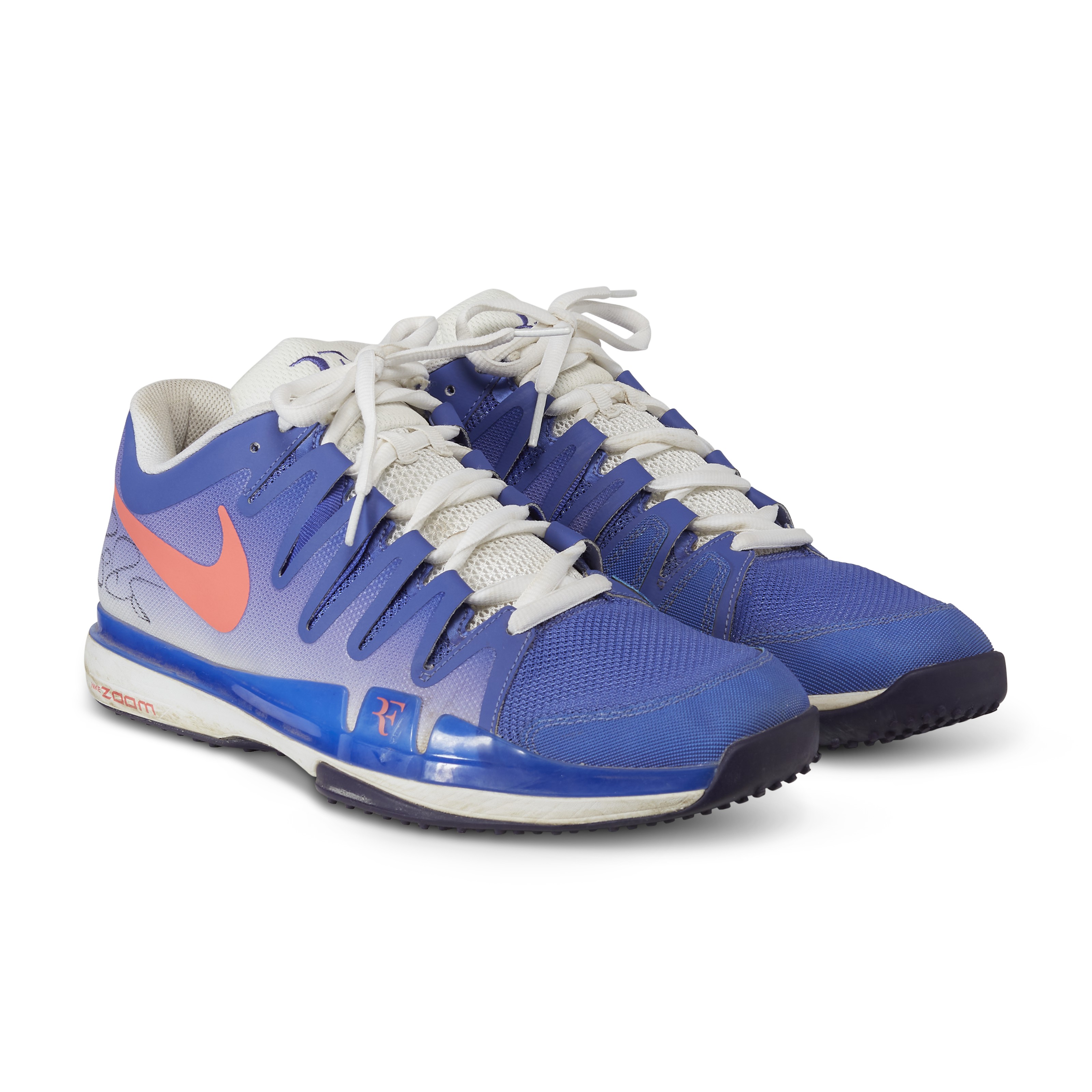 ROGER FEDERER'S CHAMPION SNEAKERS, HALLE, 2015 | Christie’s